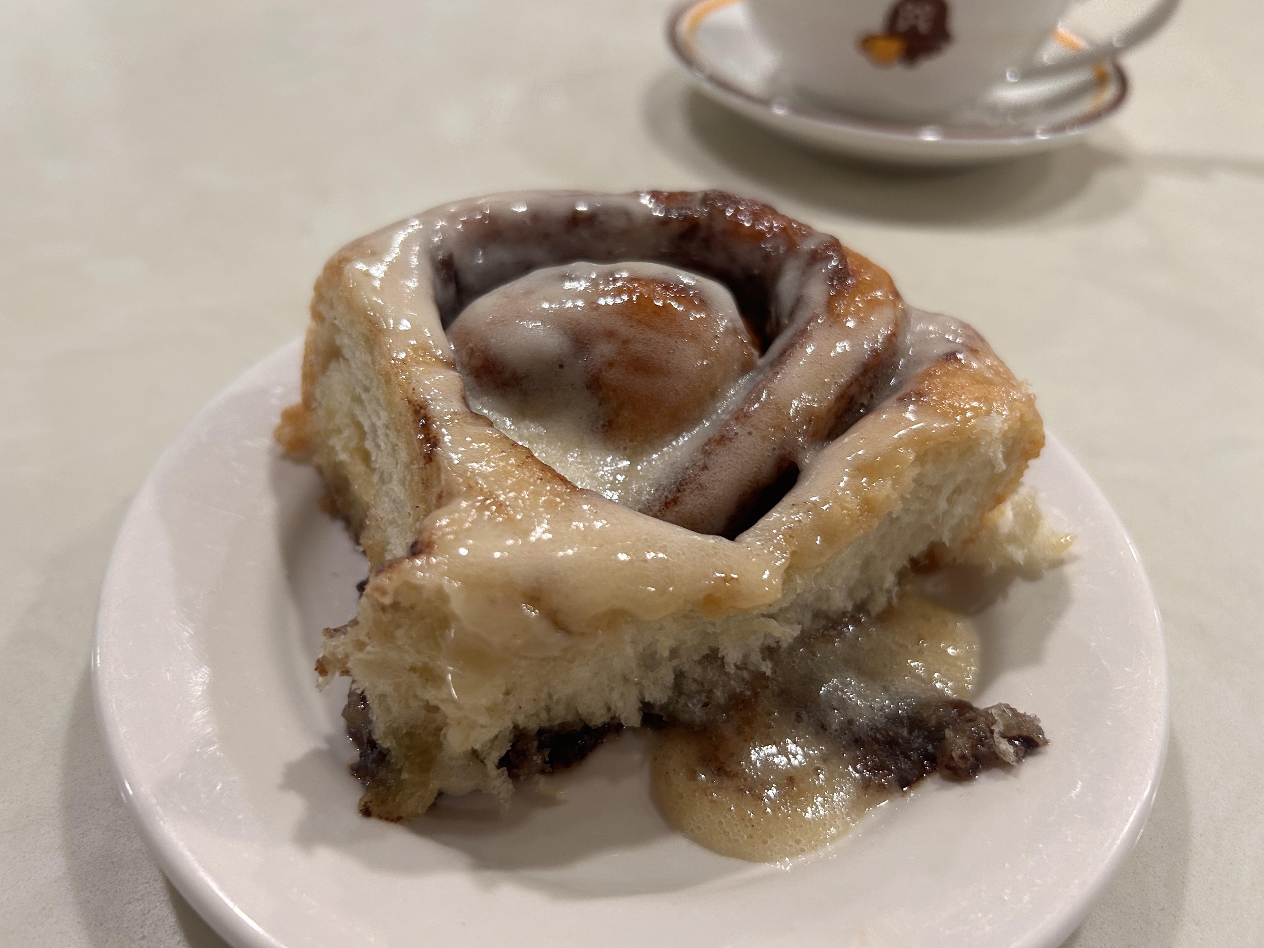 Gooey cinnamon roll for breakfast | Scrolller