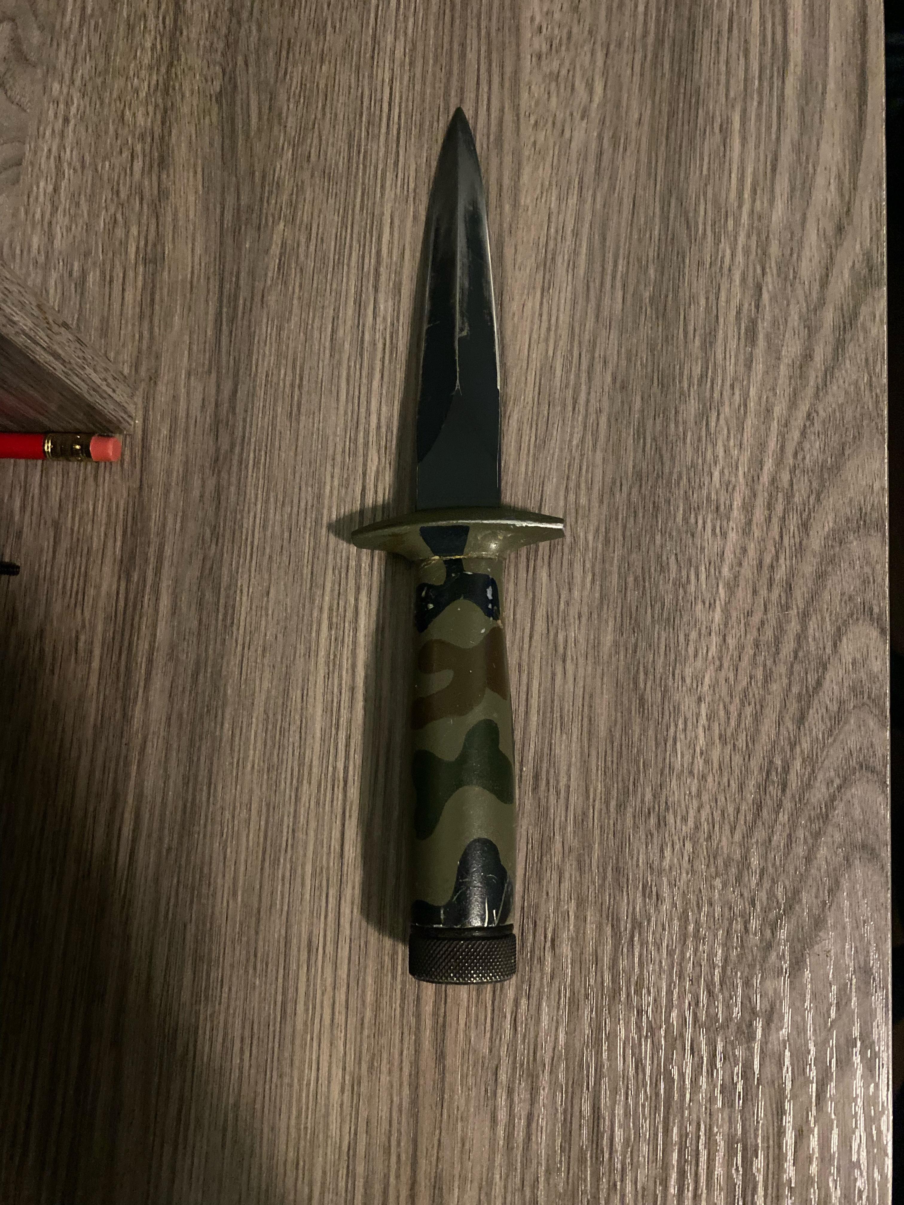 What Is This Knife? | Scrolller