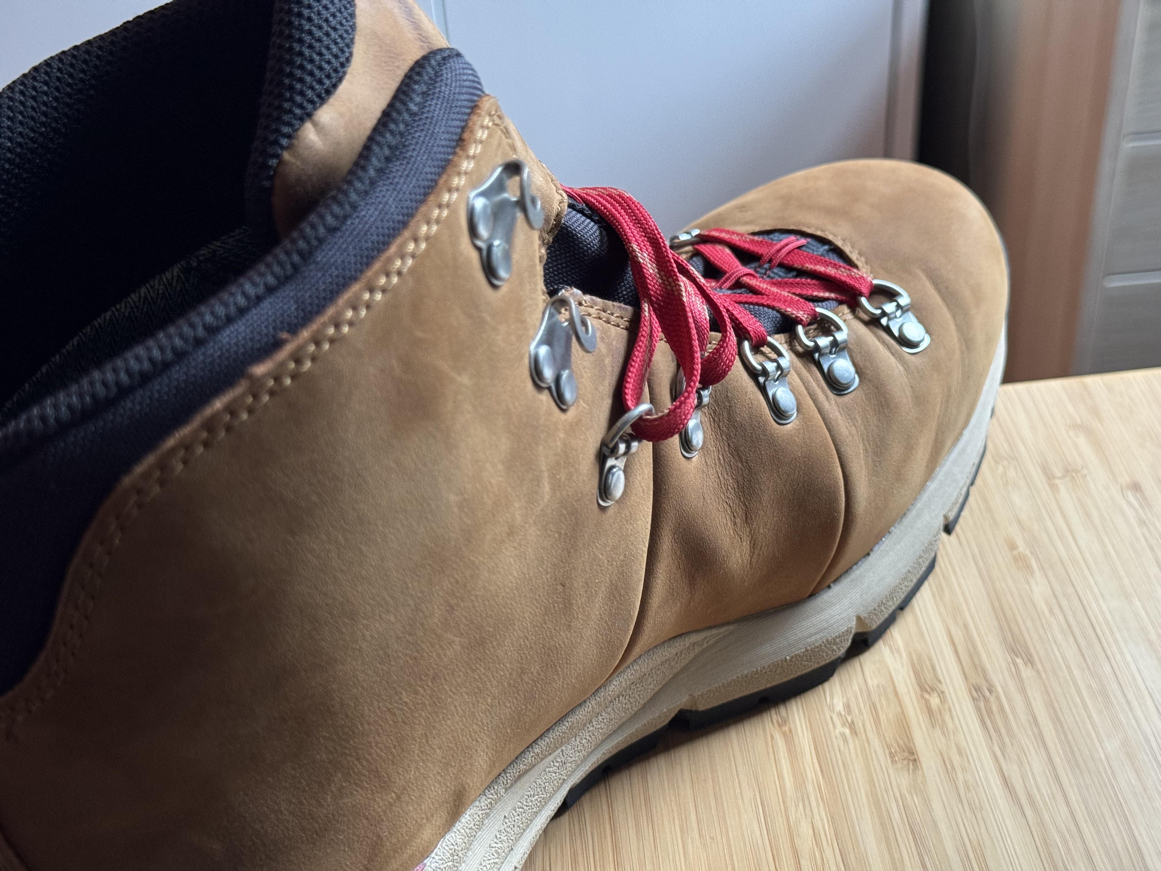 Shape deforming, boot too big? | Scrolller