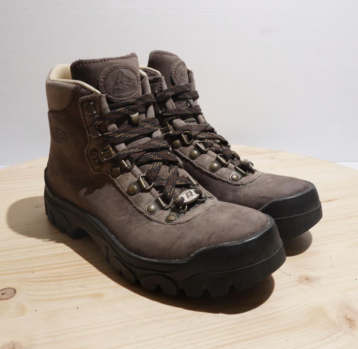 Anyone know the years that these two Raichle boots may have been produced? Or what they were ...