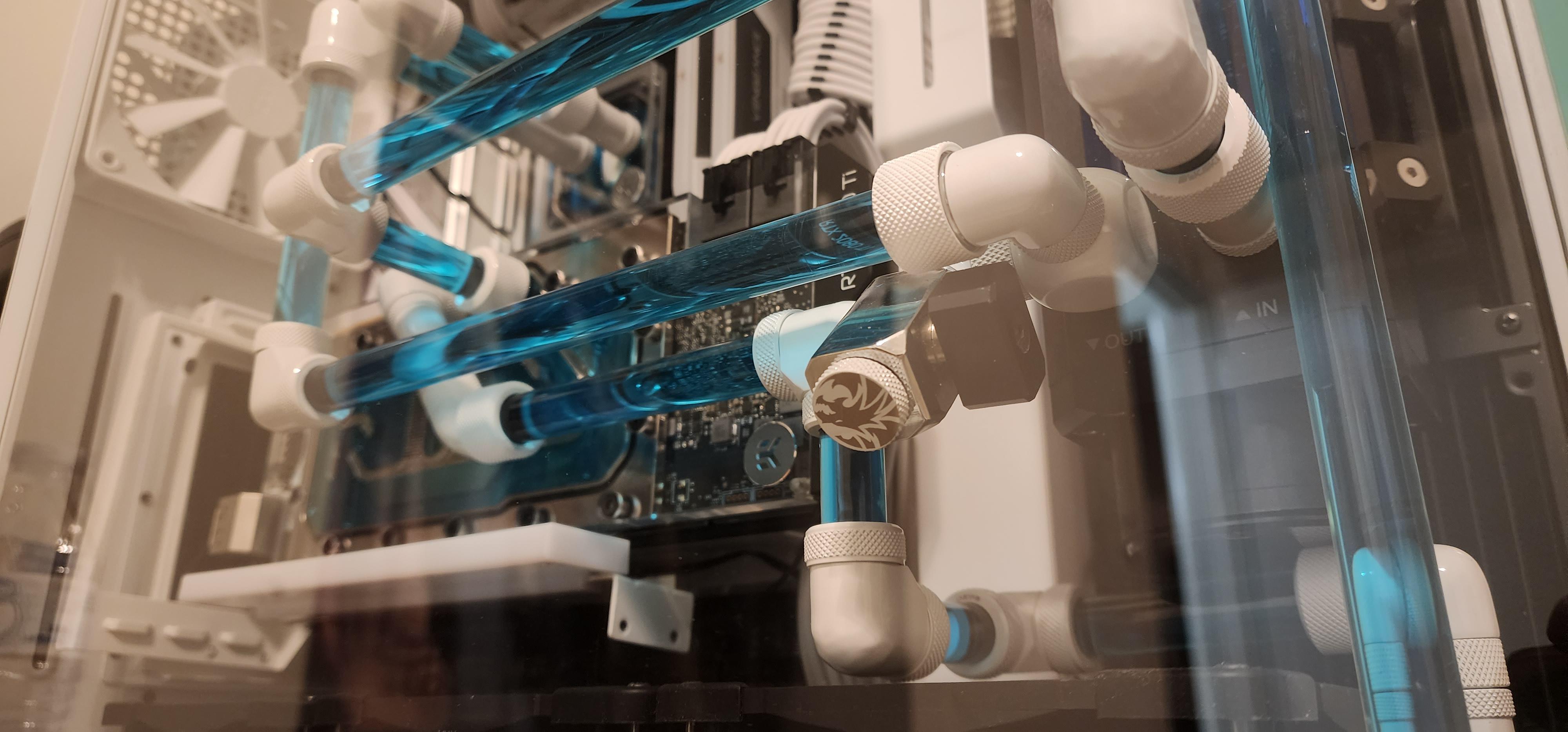 NZXT H9 ELITE 7600x 2080 ti | Scrolller