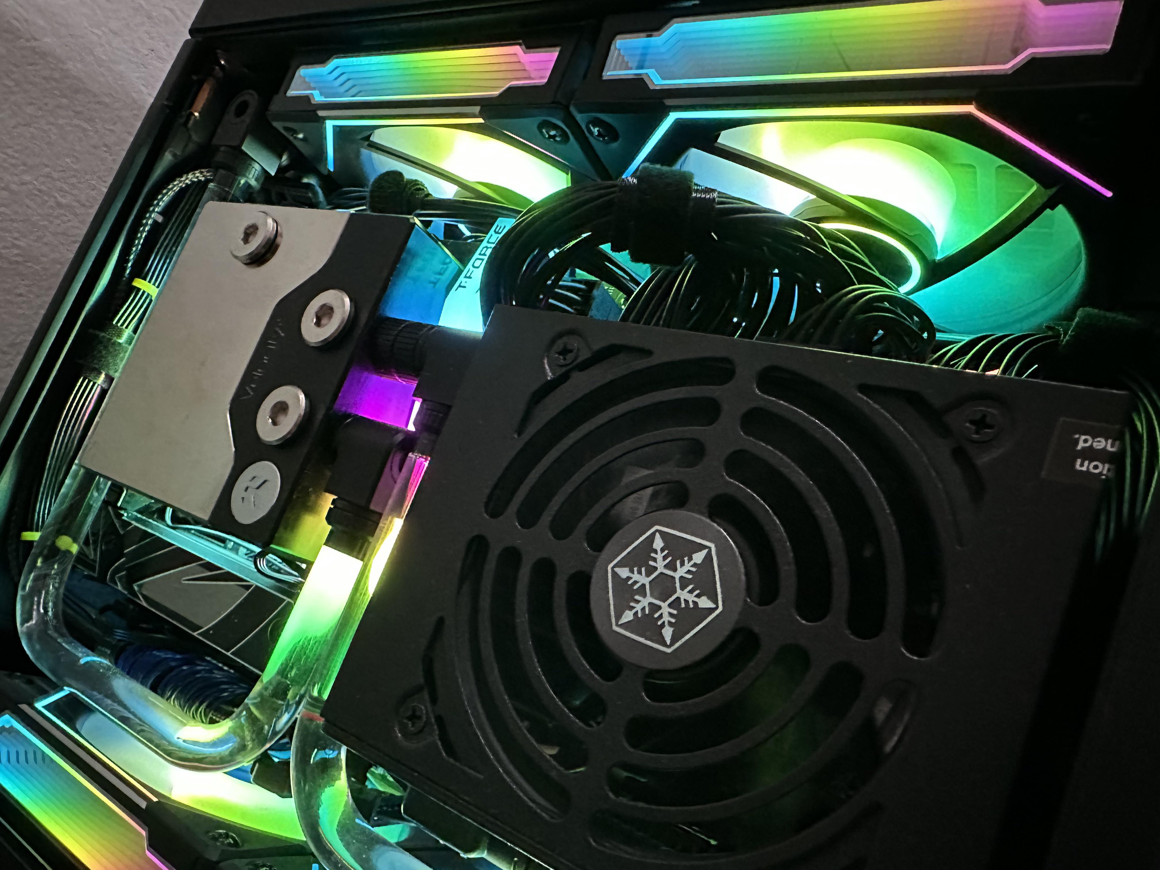 Louqe Ghost S1 custom loop build | Scrolller