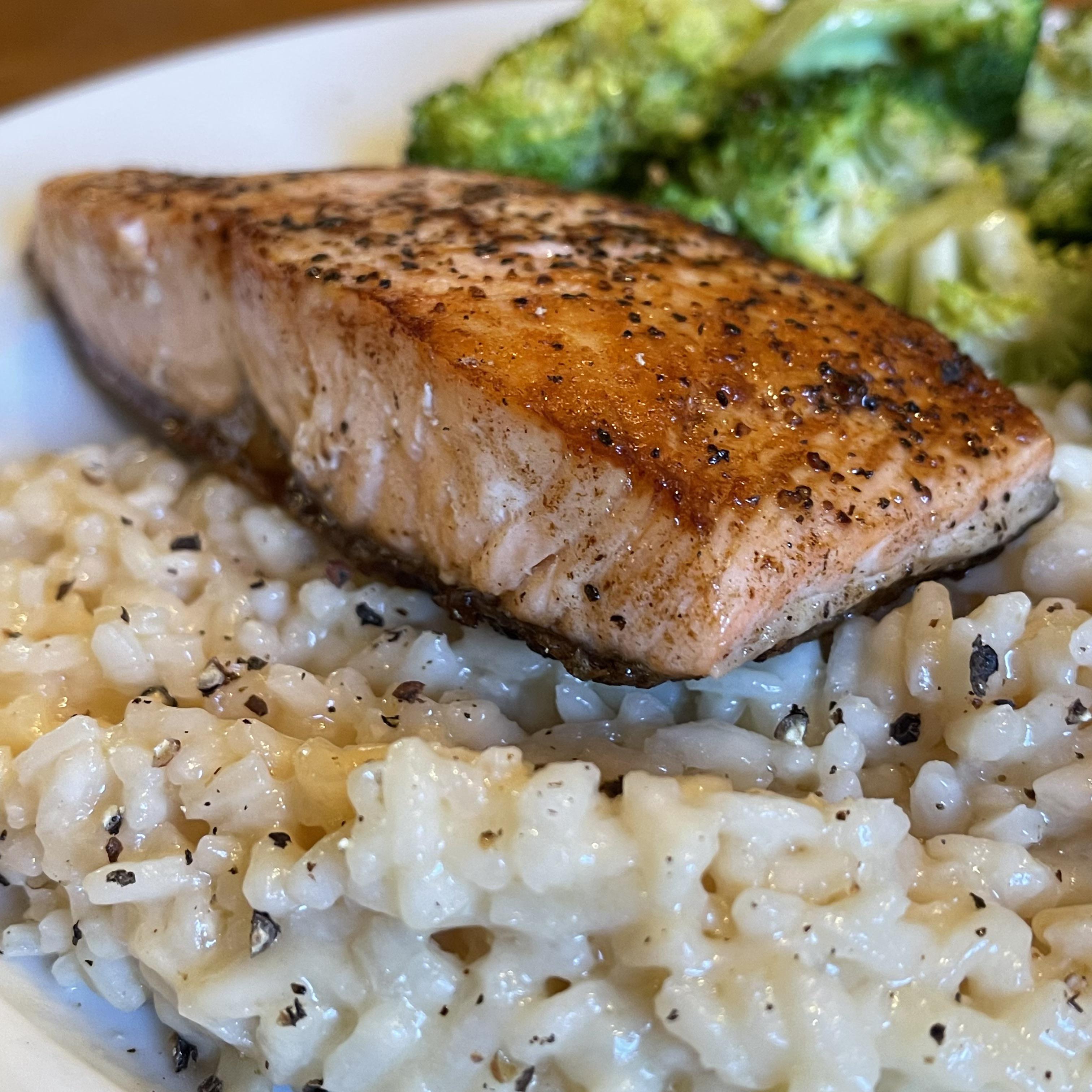 [homemade] Pan-seared salmon, risotto and broccoli | Scrolller
