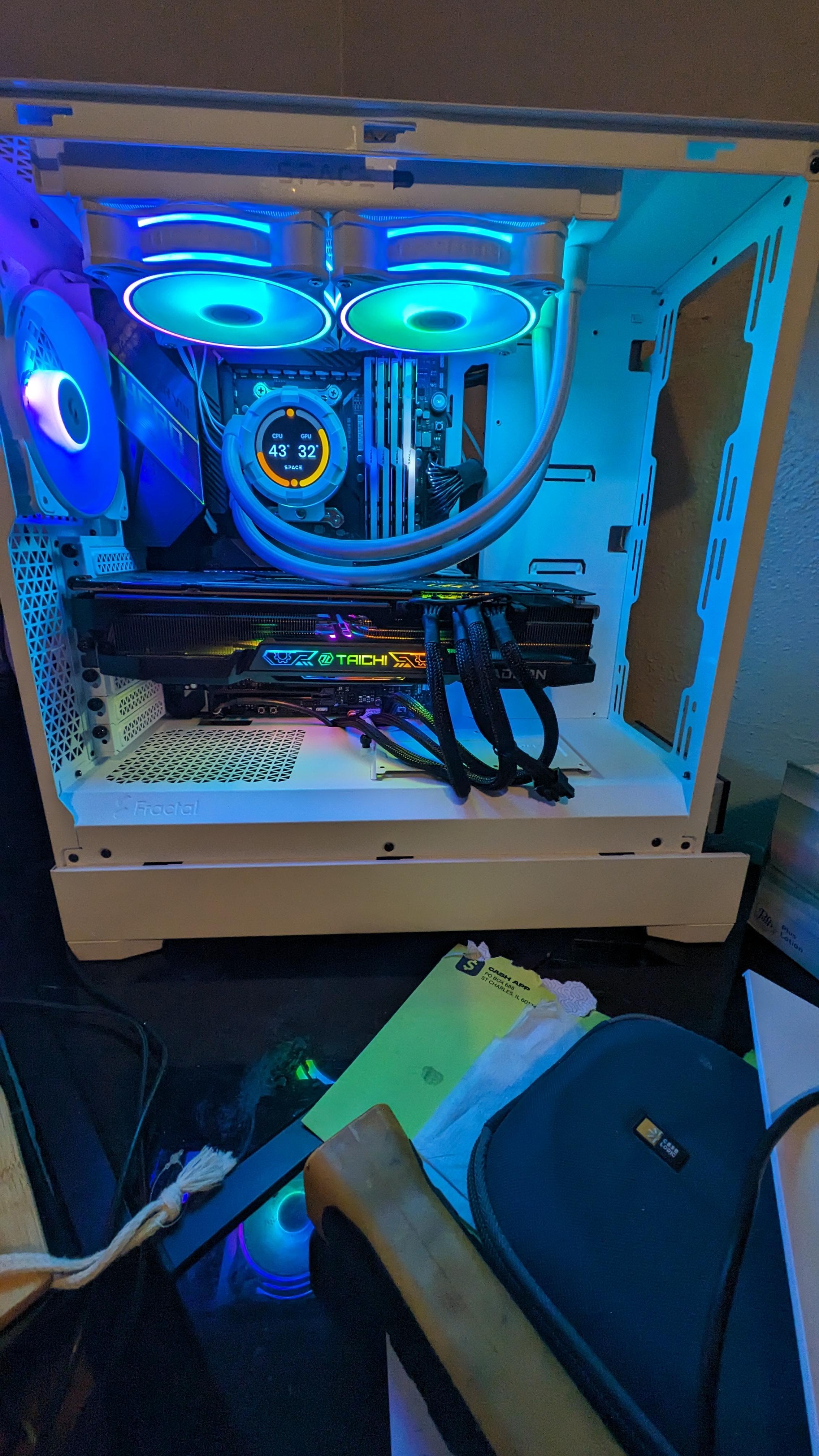 ID COOLING SL240 Unboxing and Installation | Scrolller