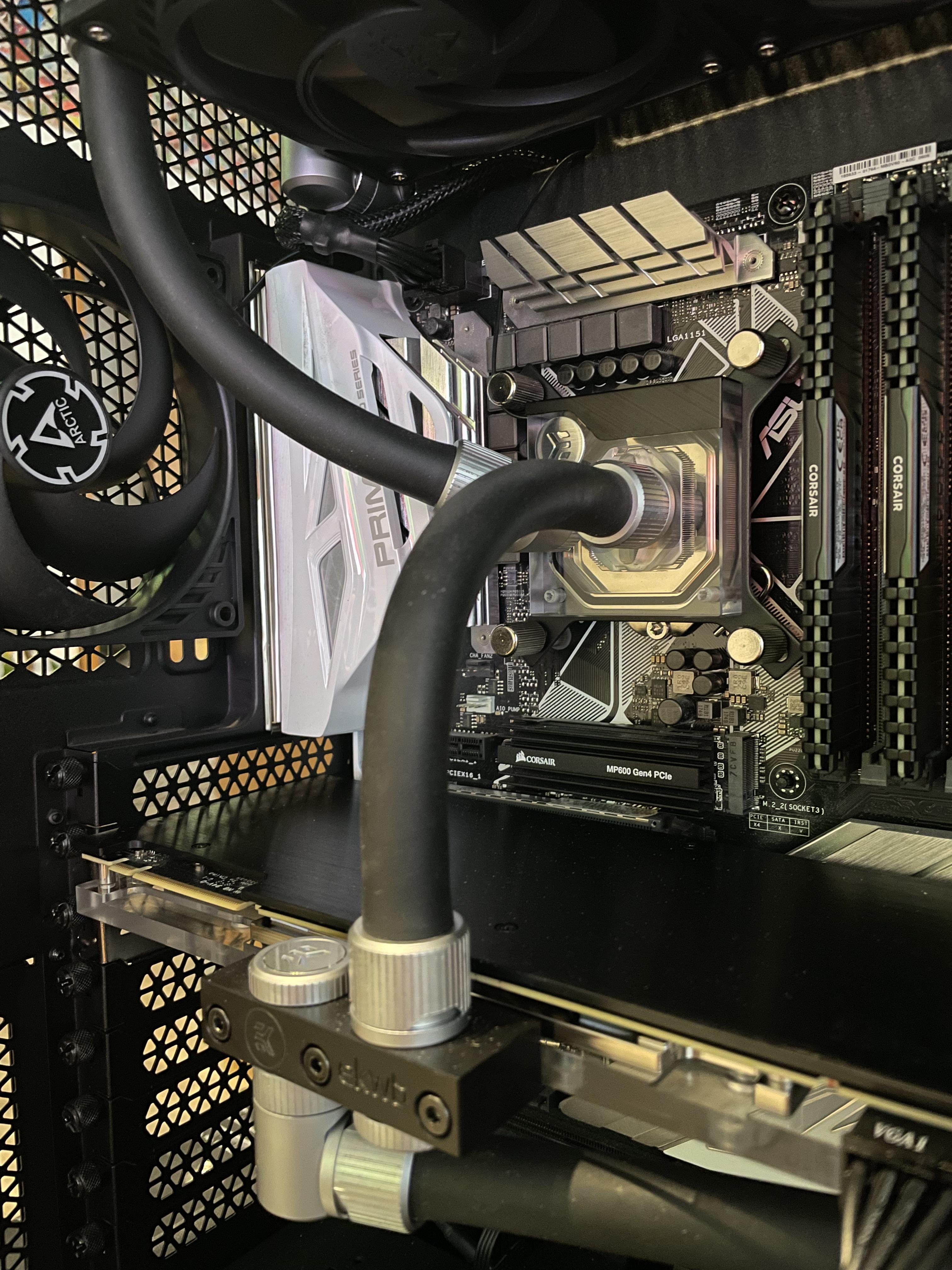 Corsair 7000D - First custom loop | Scrolller