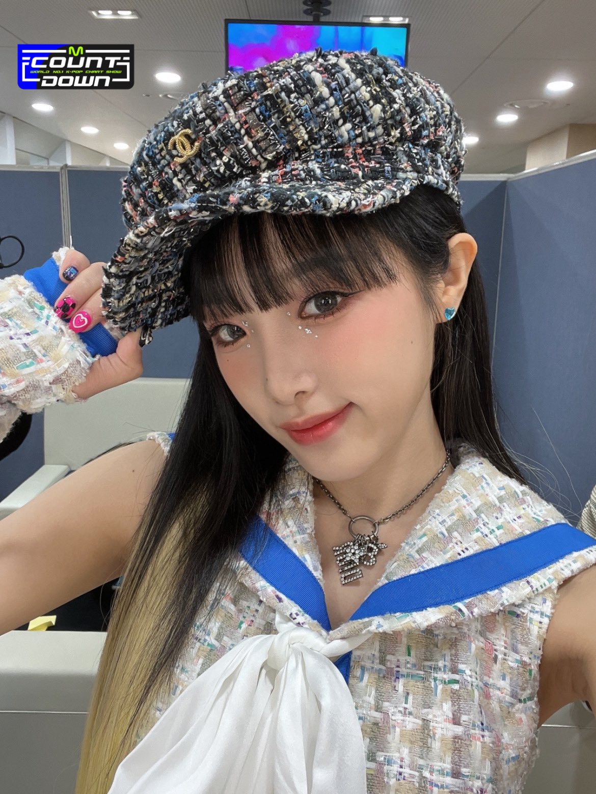 220811 M Countdown Twitter Update with Choi Yena | Scrolller