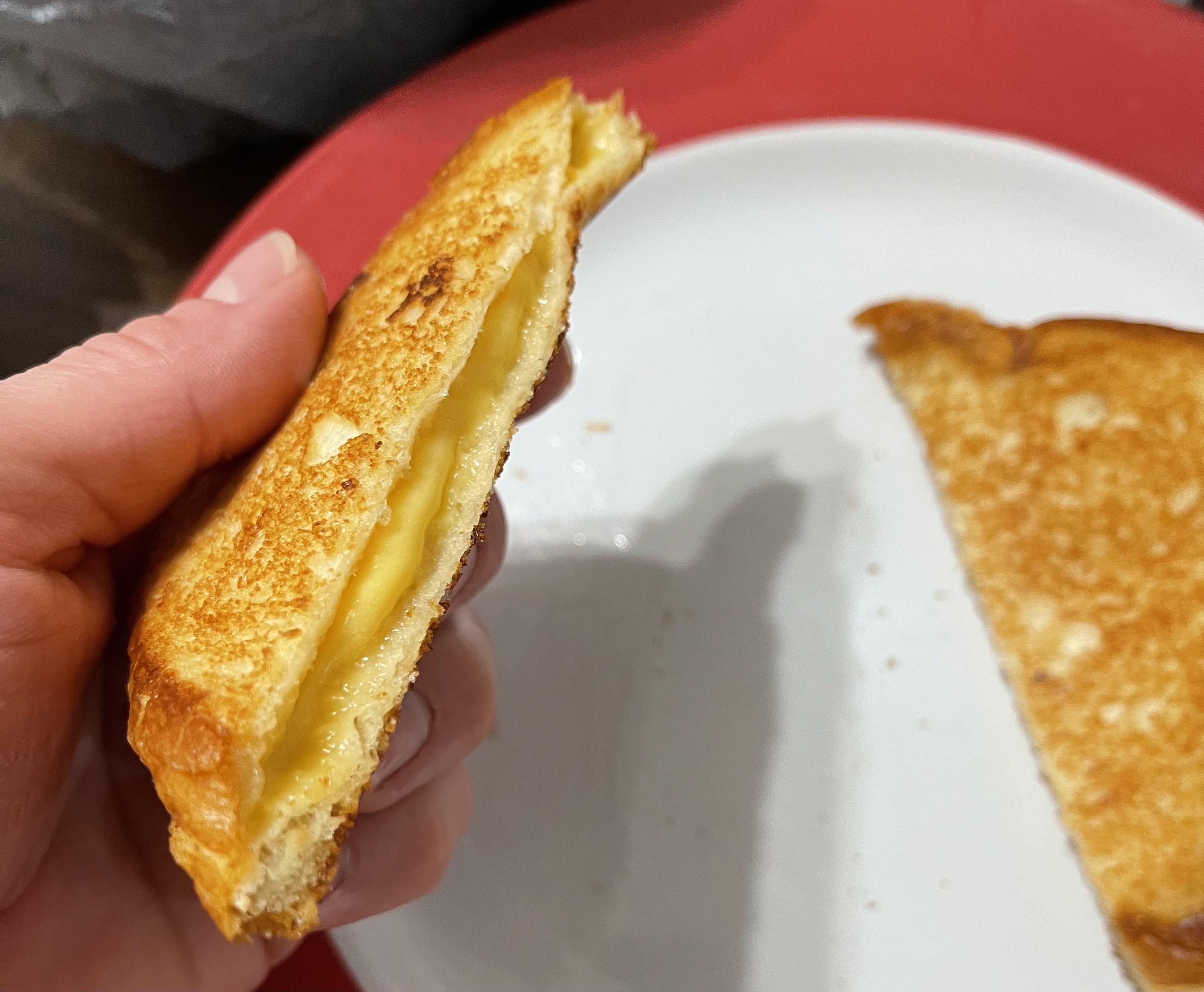 Hawaiian bread with kraft deluxe | Scrolller