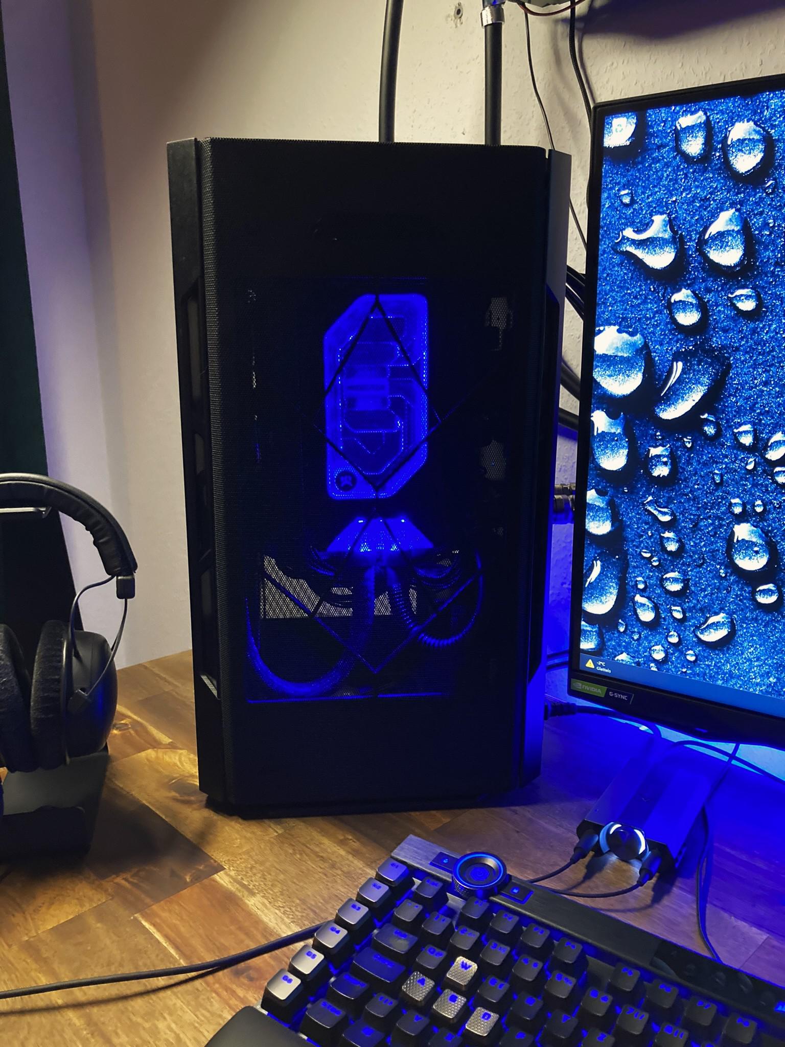 Phanteks Enthoo Shift and External Rad Build | Scrolller