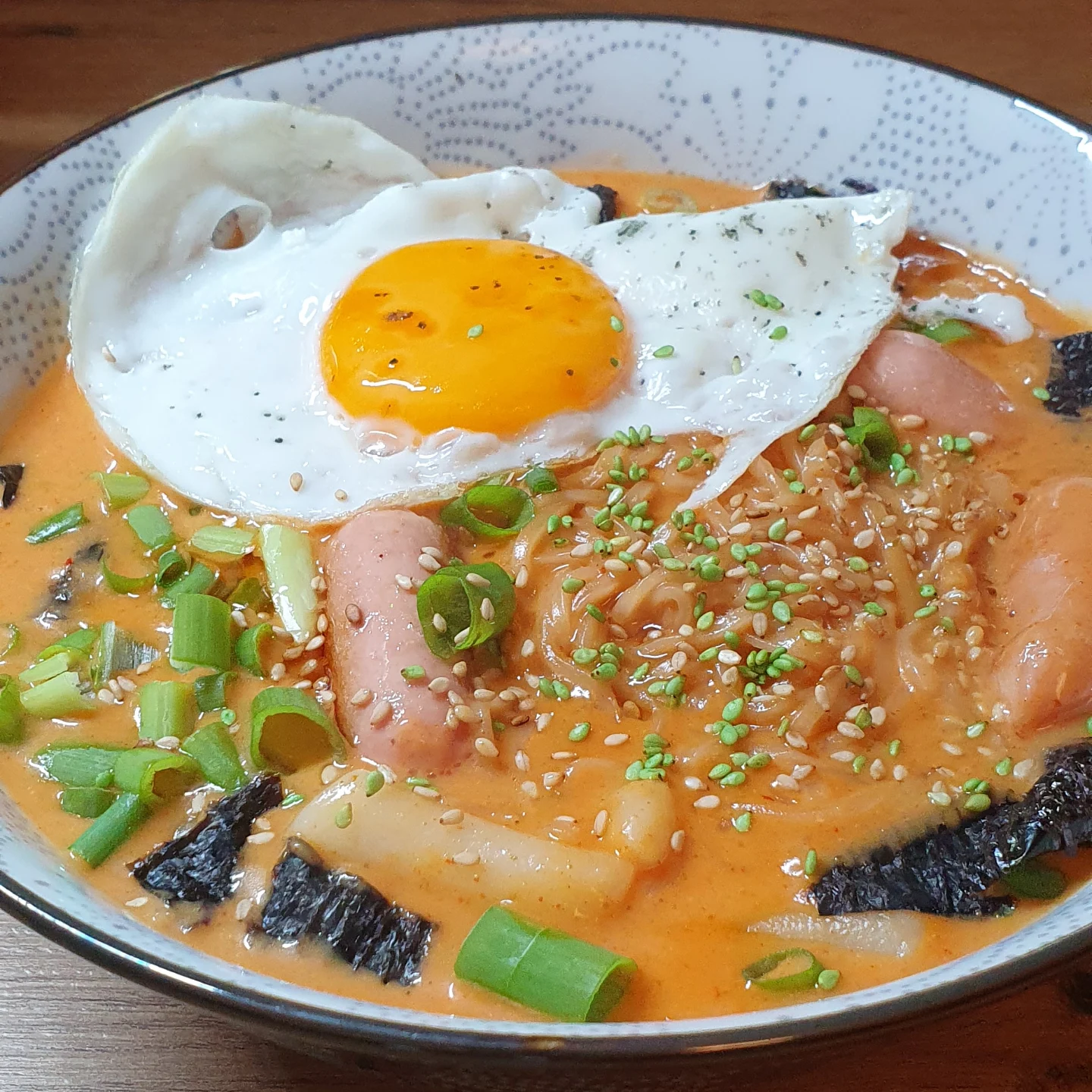 Ramyeon & Tteokbokki = Rabokki | Scrolller