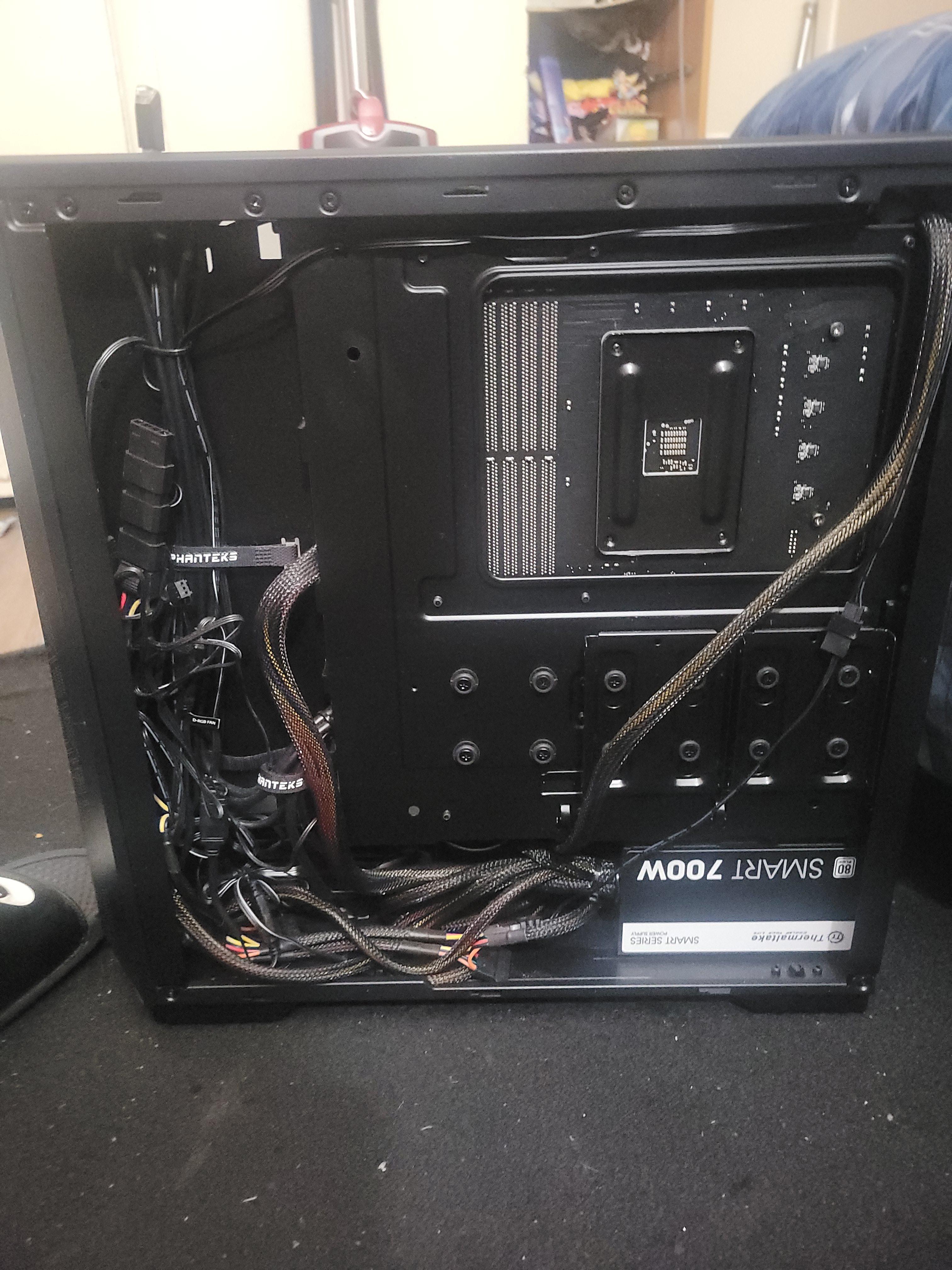 Rate my cable management | Scrolller