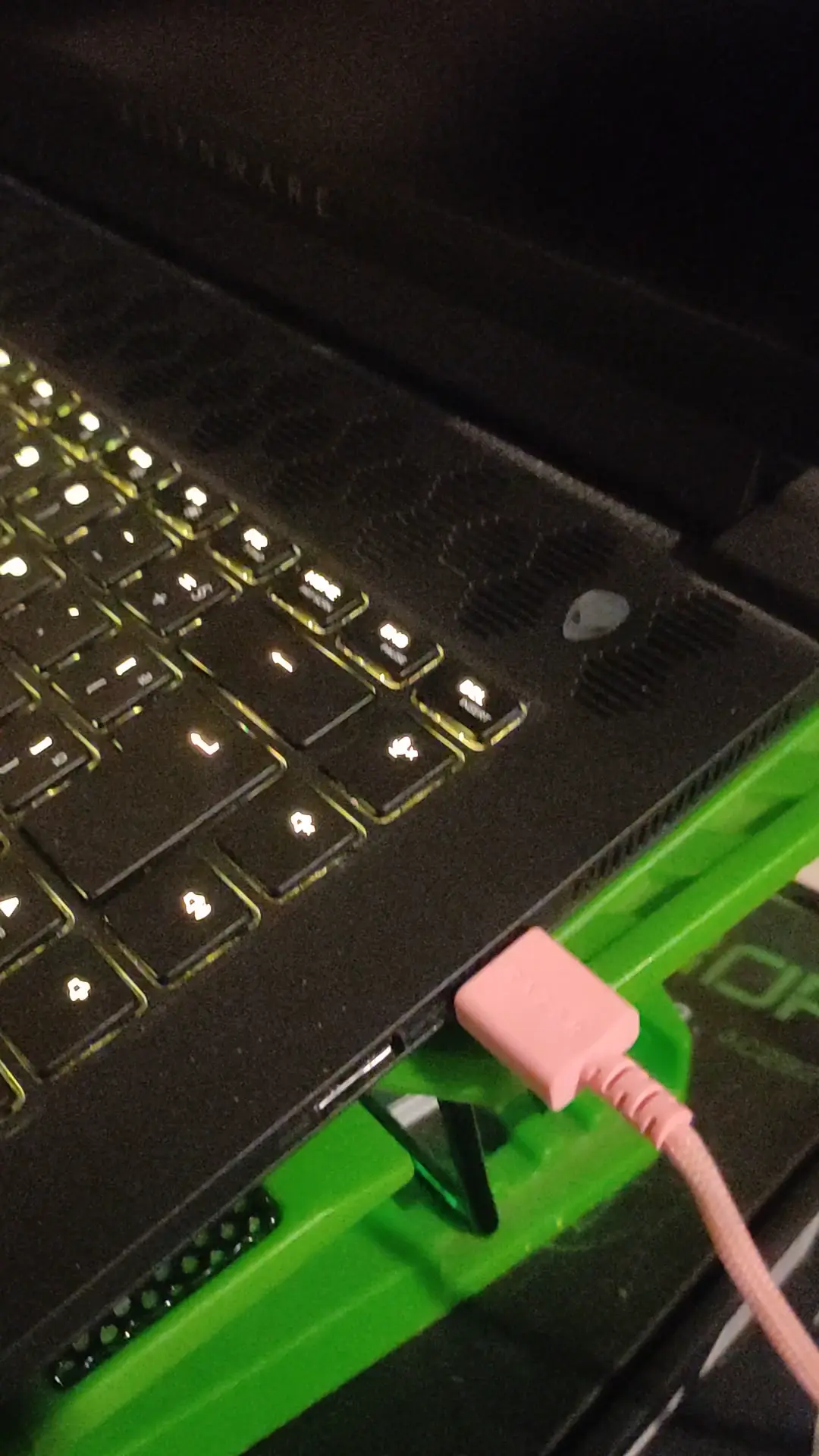 Red light from alien button blinking red on my M15R7, what is it? | Scrolller