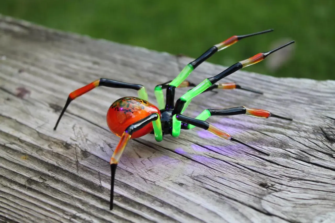 Red Uranium Spider, Glass Symphony, Glass, 2024 | Scrolller