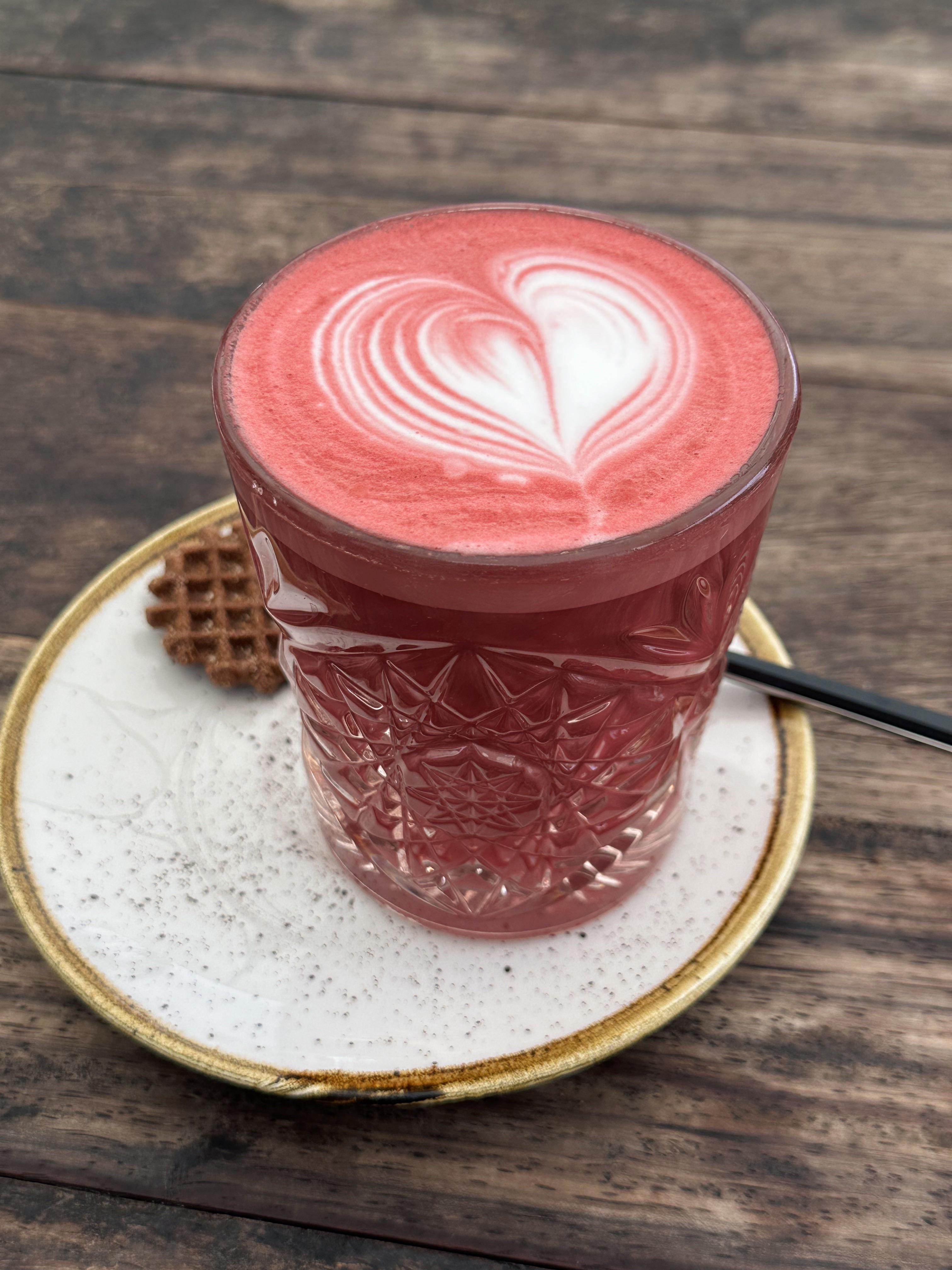 Red velvet latte | Scrolller