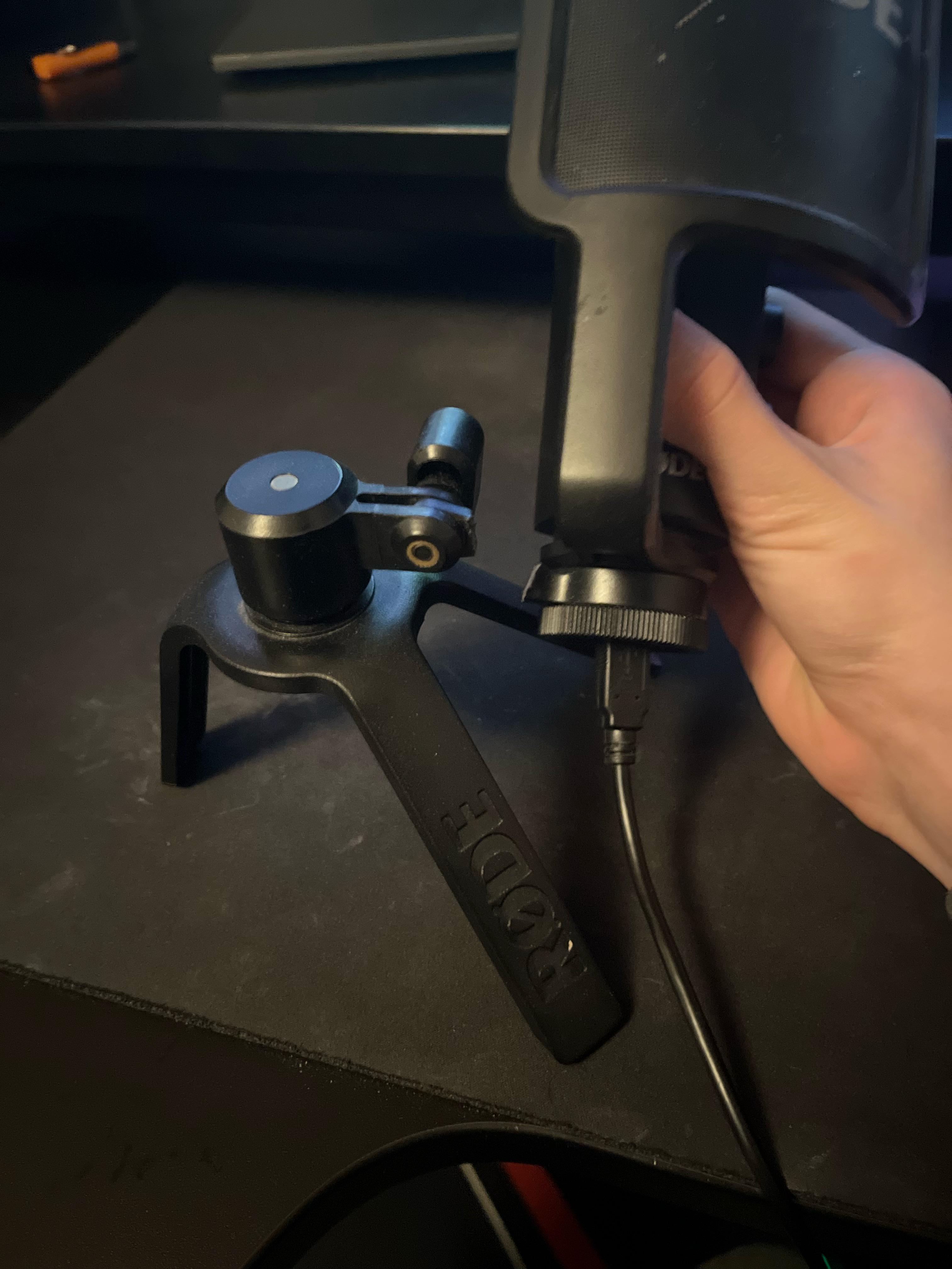 Rode Nt-USB part broke | Scrolller