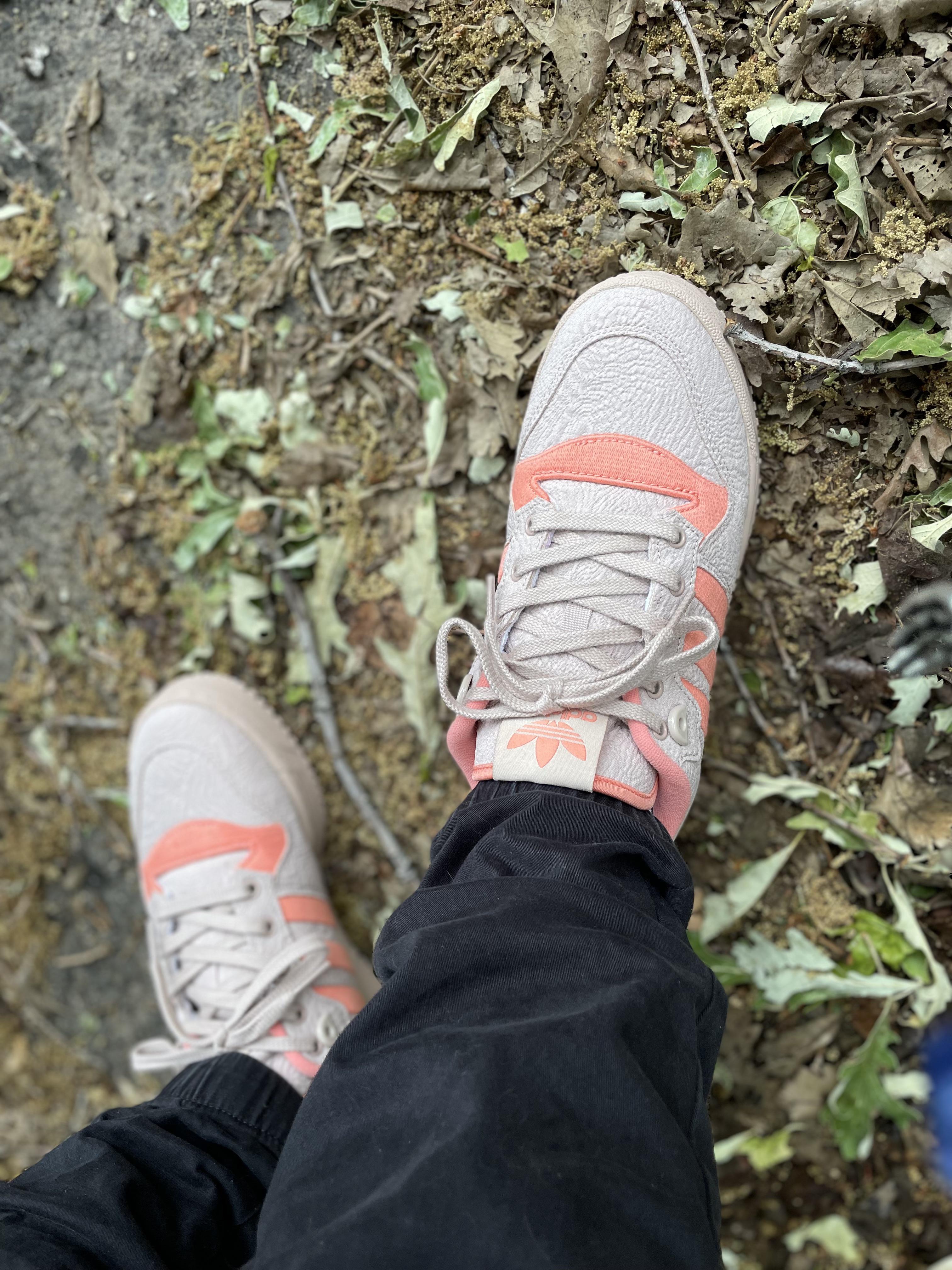 Neutral with a pop | Scrolller