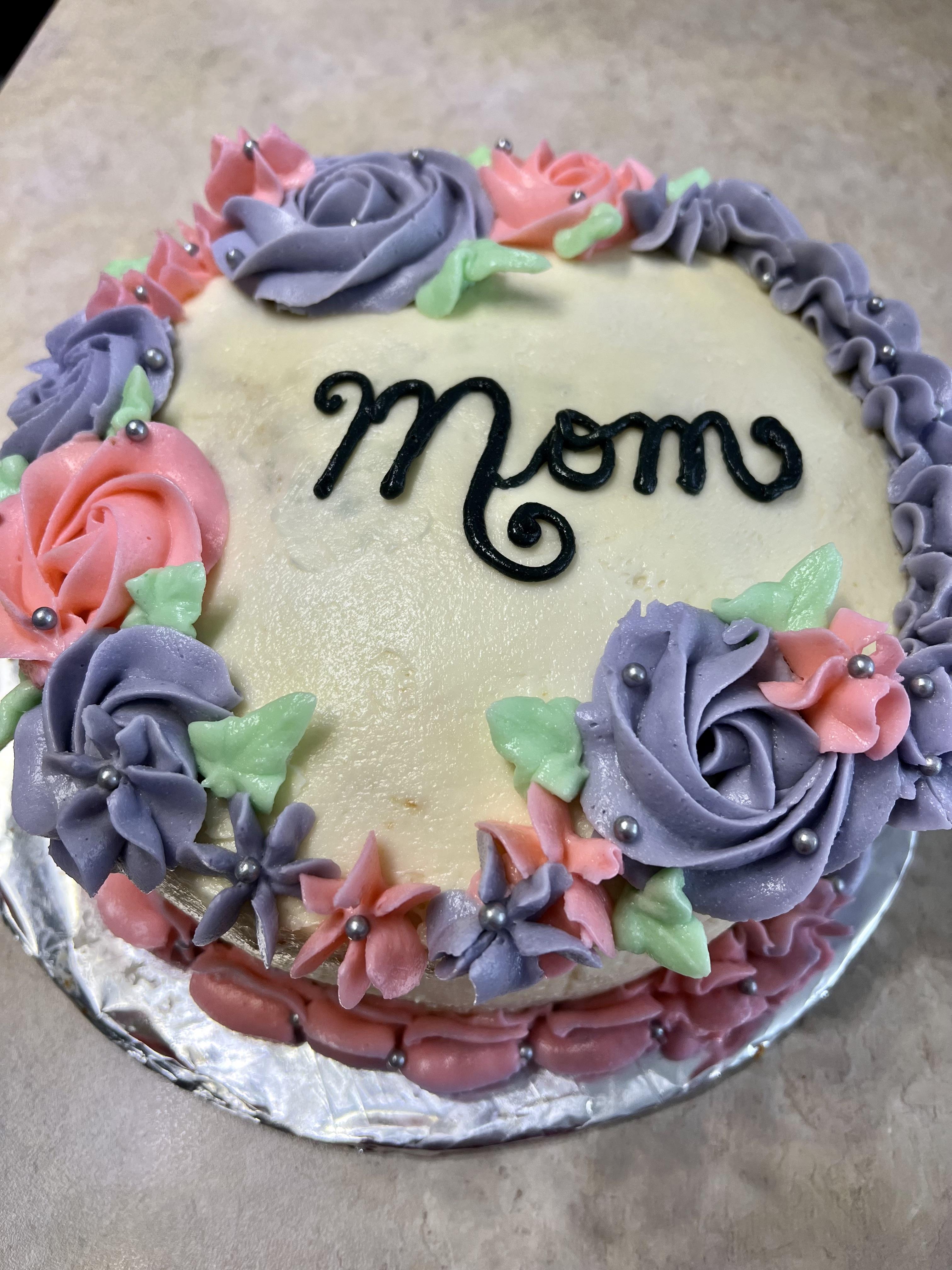 Vanilla Cake with Swiss Meringue Buttercream | Scrolller