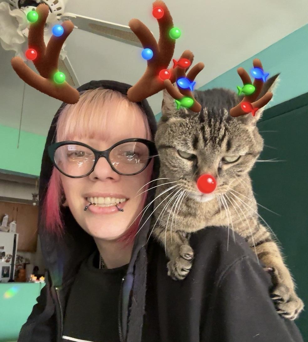 Let me see those shoulder kitties | Scrolller