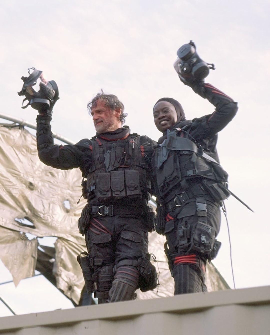 Andrew,Danai and Lesley-Ann Brandt on set of the finale! | Scrolller