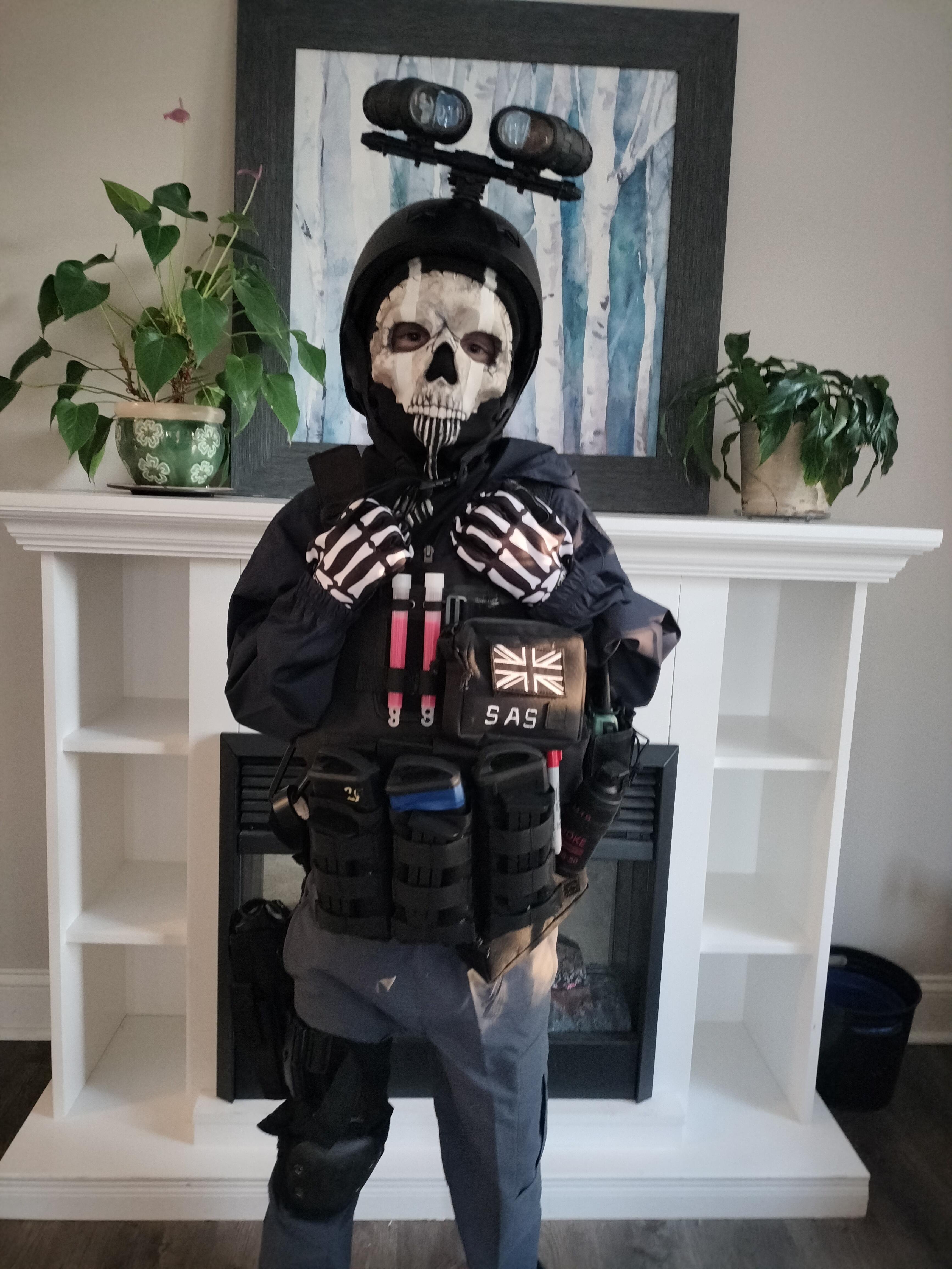 [MW2] My son's cosplay of Ghost | Scrolller