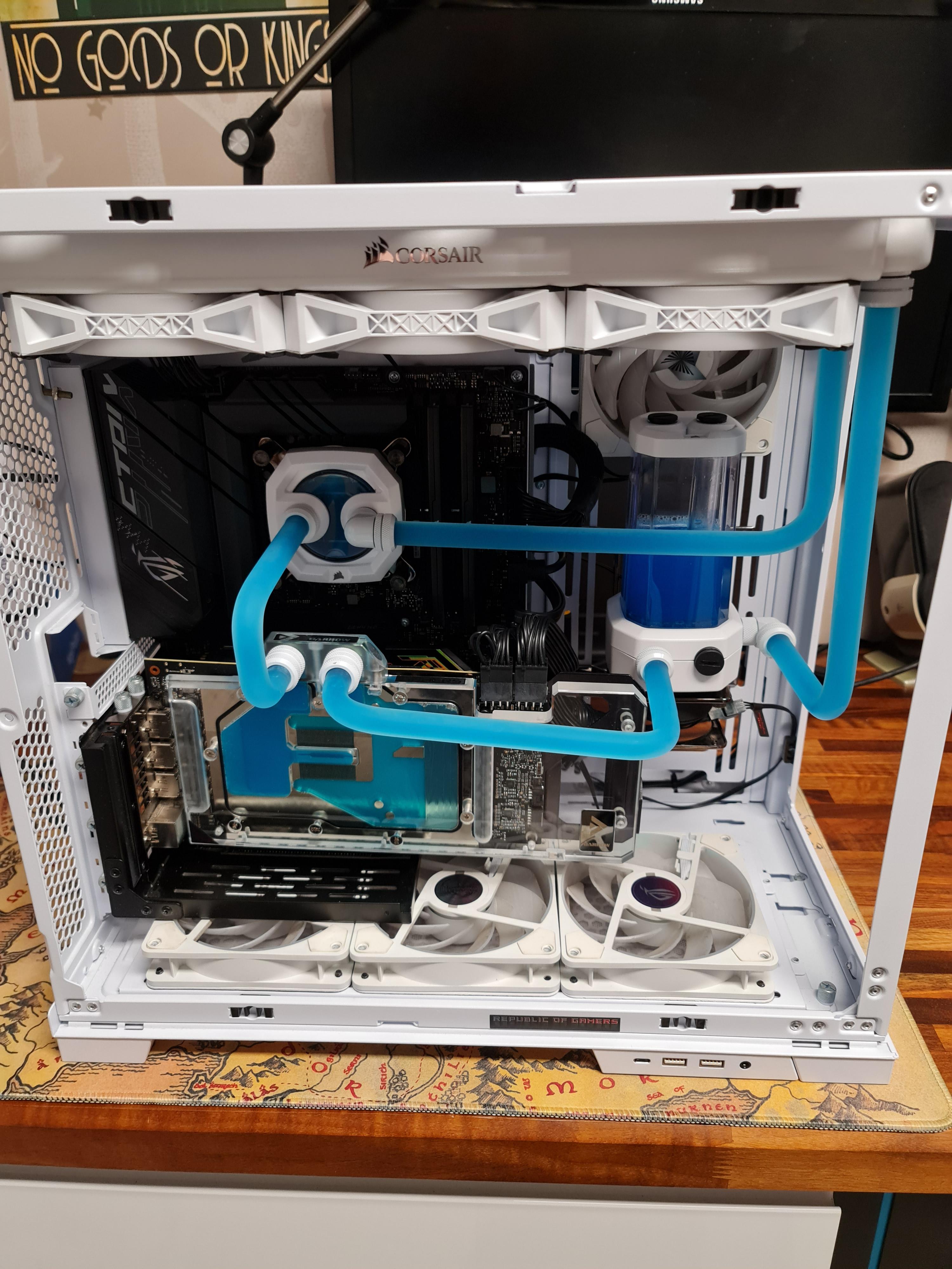 Freezing liquid cooled | Scrolller