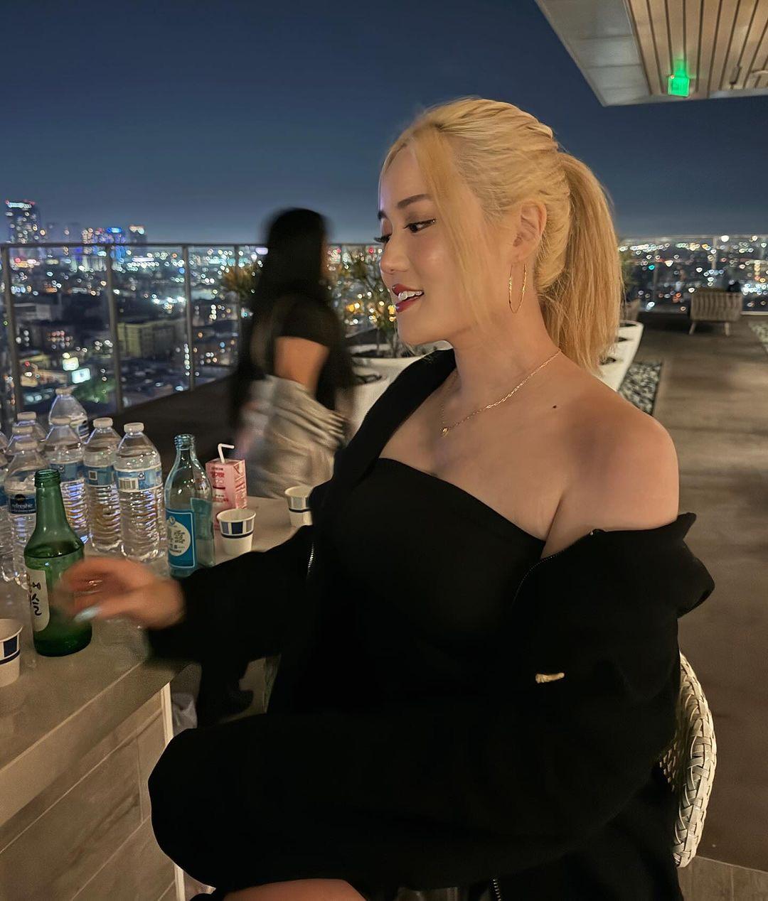 More kimi | Scrolller