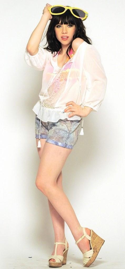 Carly Rae Jepsen | Scrolller