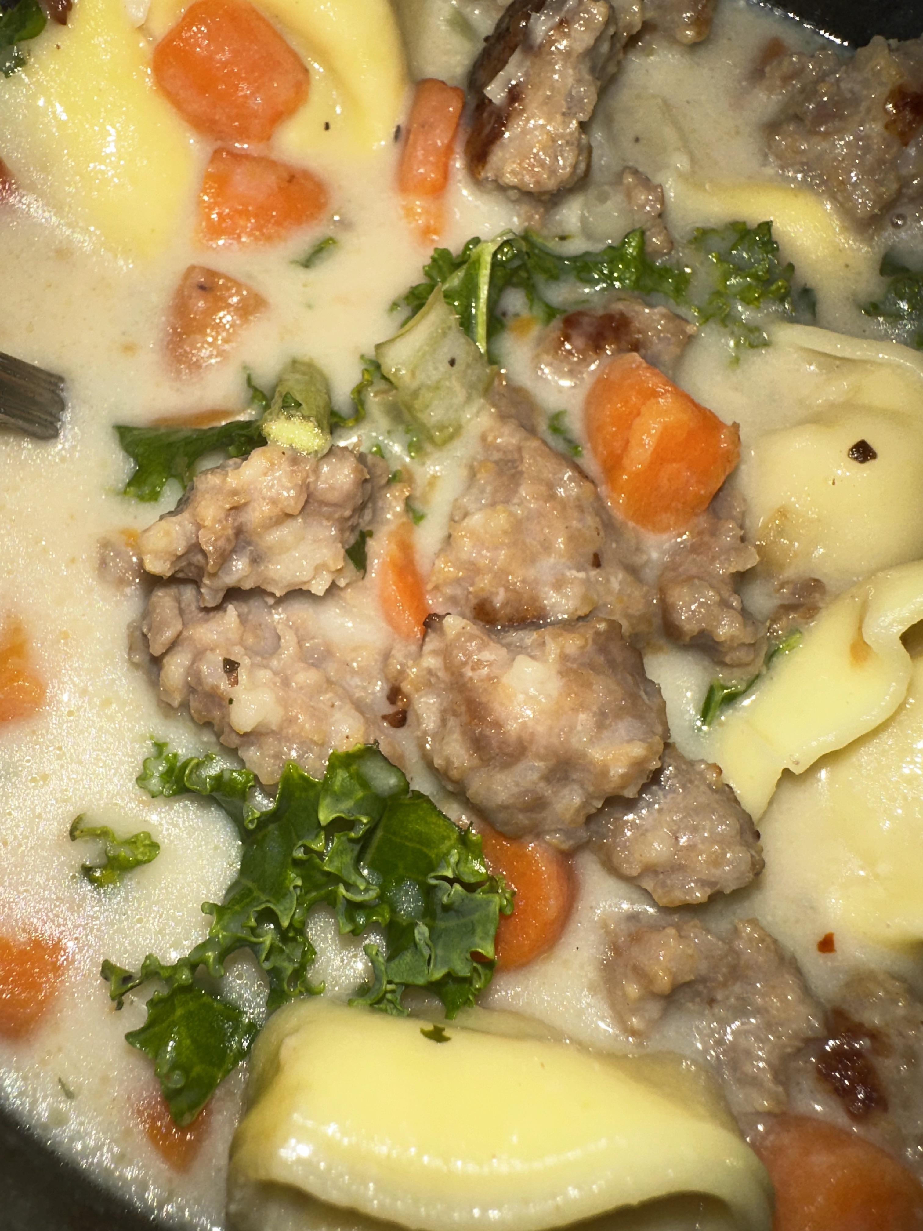 Sausage and veggie tortellini soup | Scrolller