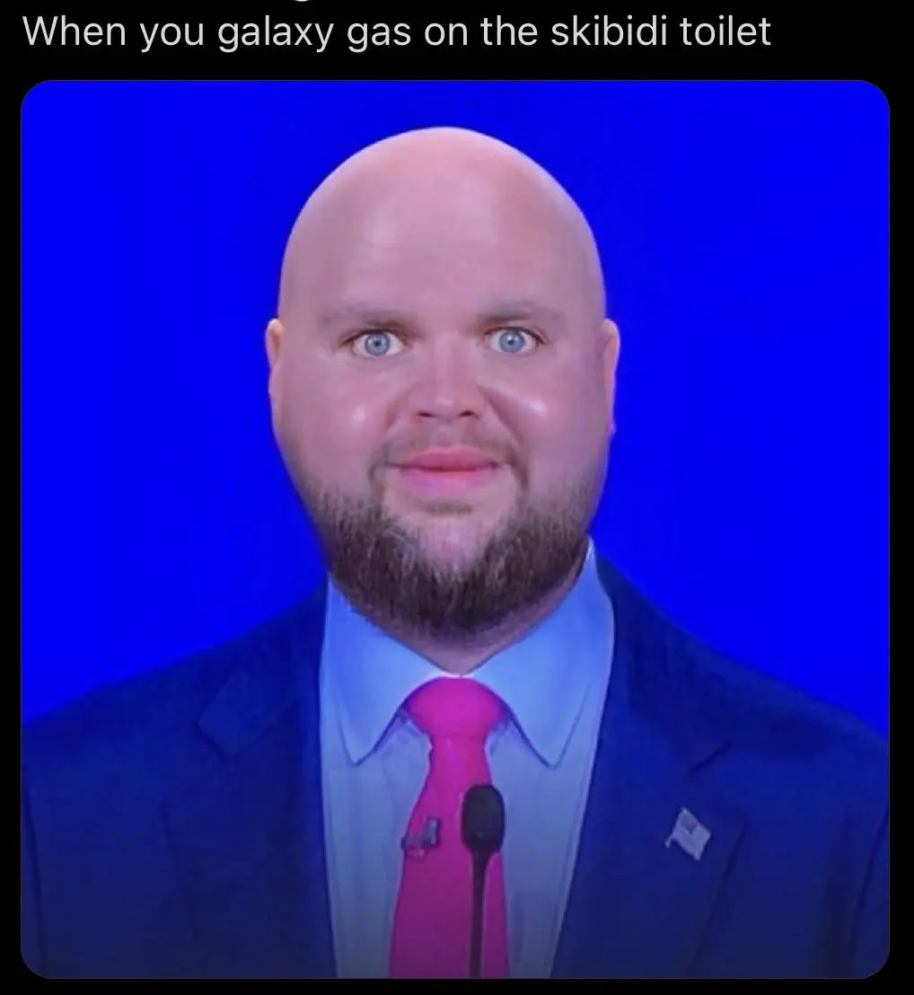 Saw this and thought it would fit on the sub | Scrolller