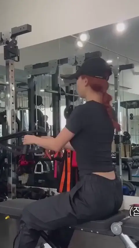 Seulgi working out | Scrolller
