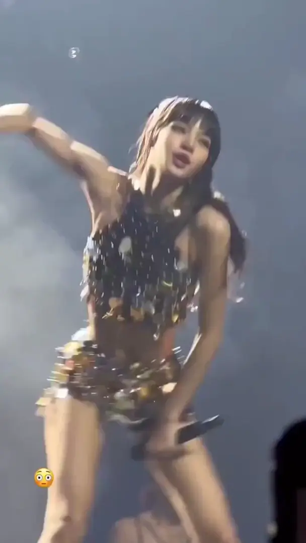 Slim Lisa hot dance moves | Scrolller