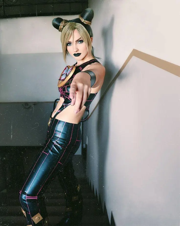 Someone knows the ig of this cosplayer | Scrolller