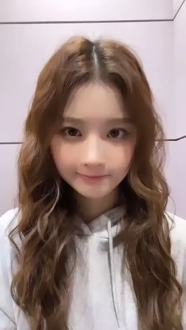 sorry for being cute | Scrolller