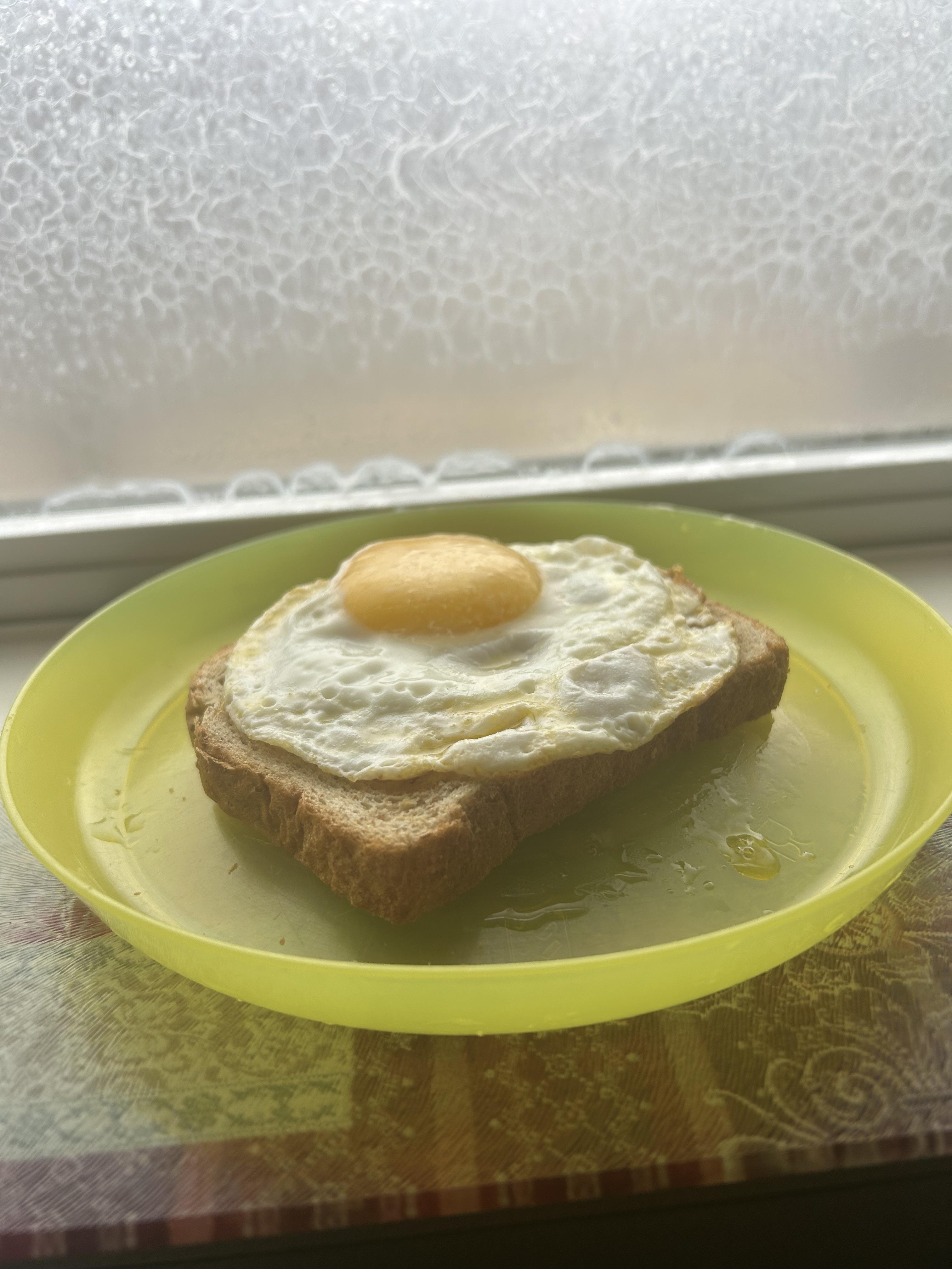 [homemade] egg sunny side up on buttered toast | Scrolller