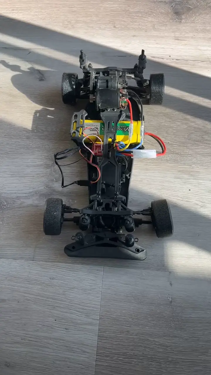 Steering servo Buzzing | Scrolller