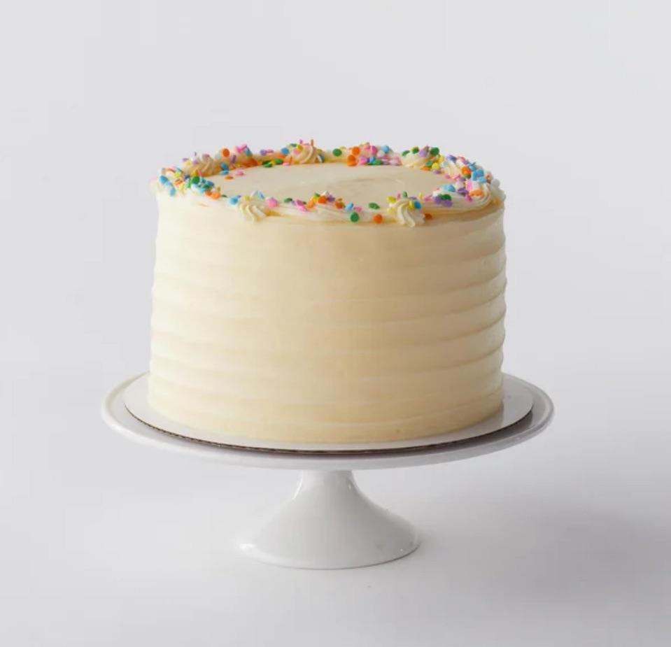 Magnolia vanilla cake with vanilla buttercream recipe needed | Scrolller