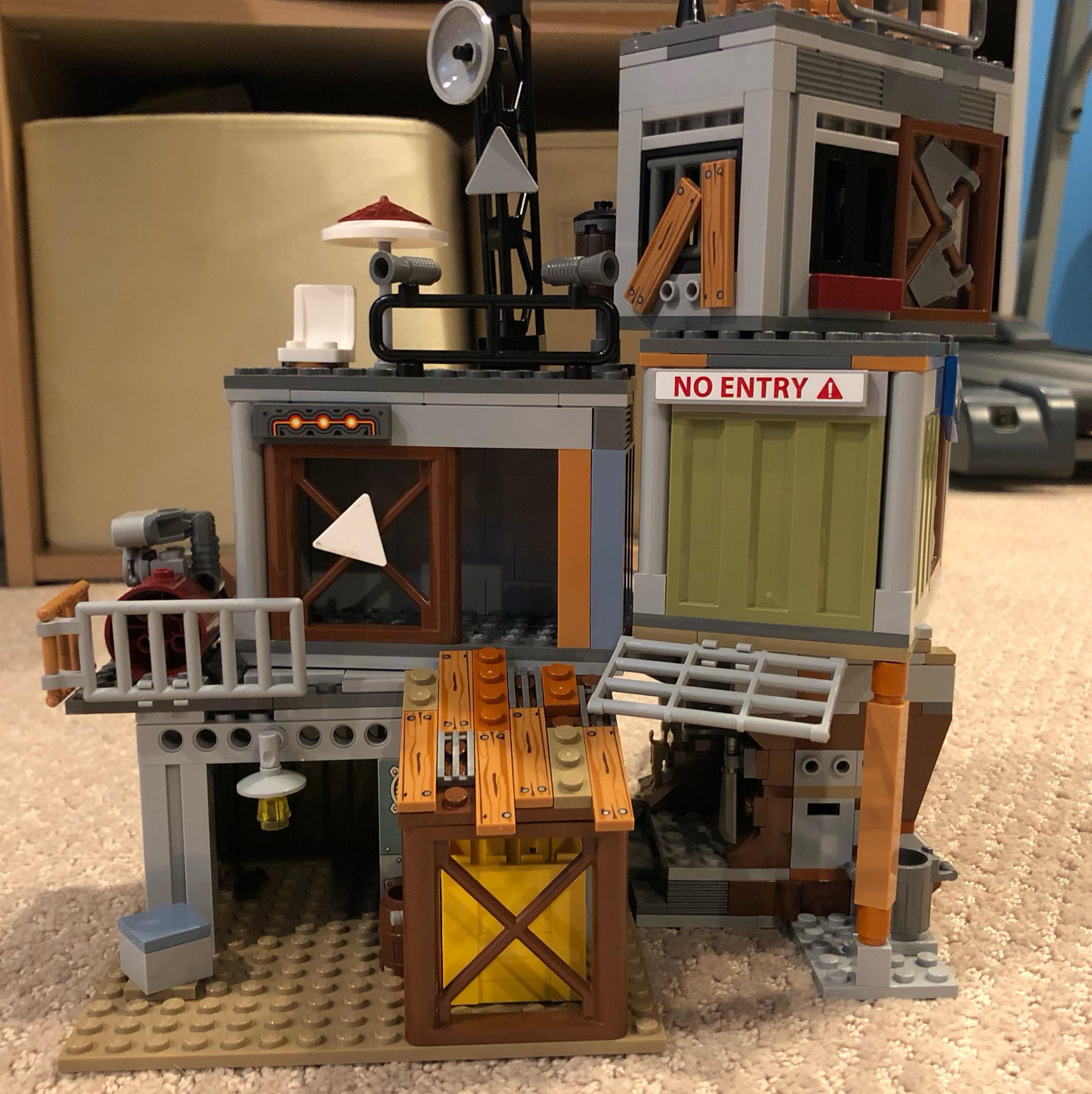 Lego MOC inspired by Apocalypseburg | Scrolller
