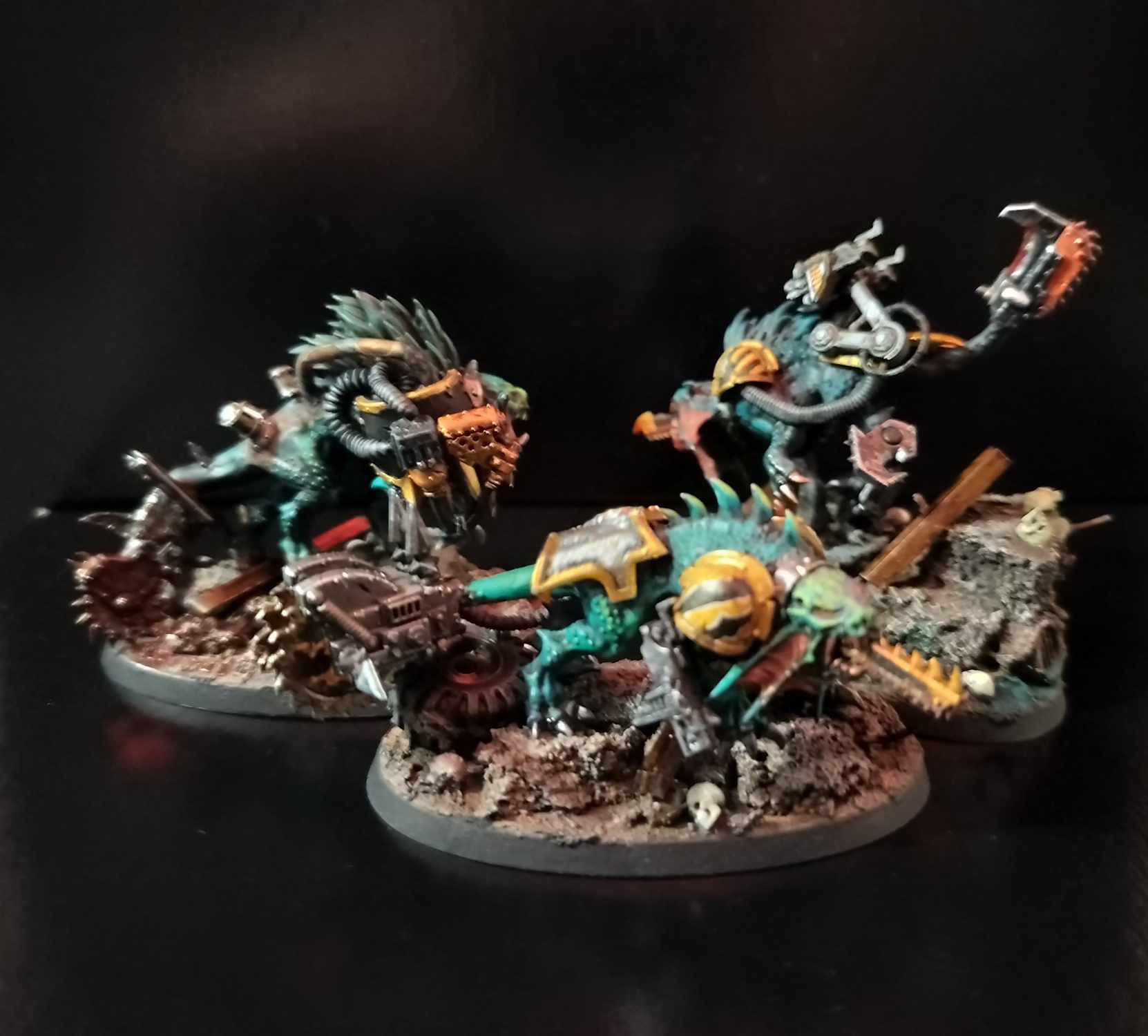My kitbashed and finished HOUNDS OF IRON! | Scrolller