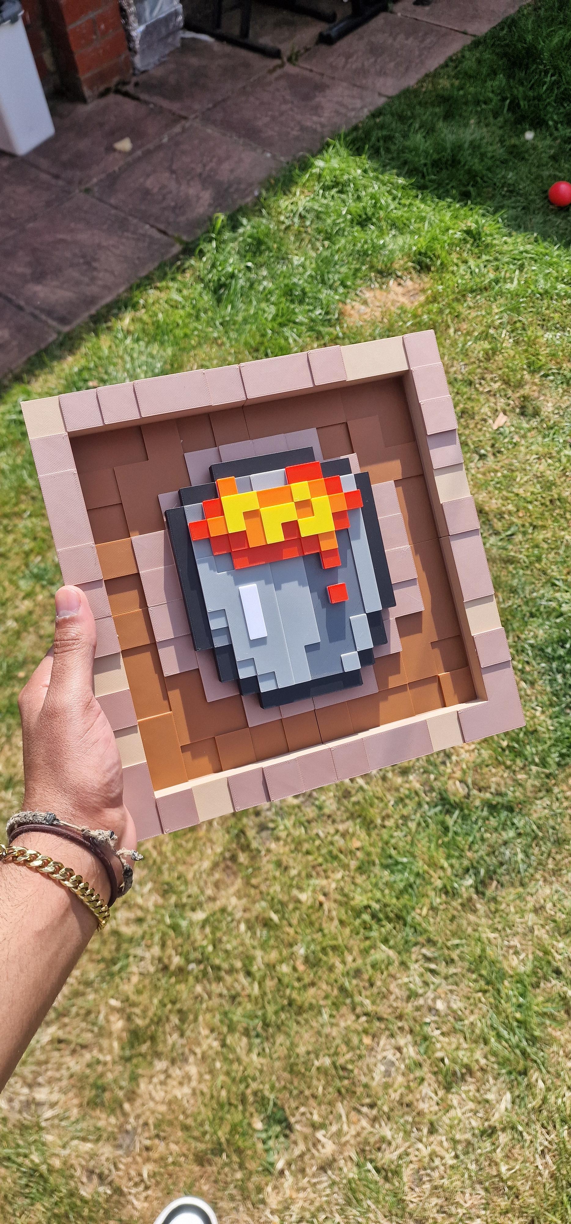 Finally got a lava bucket to put into my item Frame | Scrolller