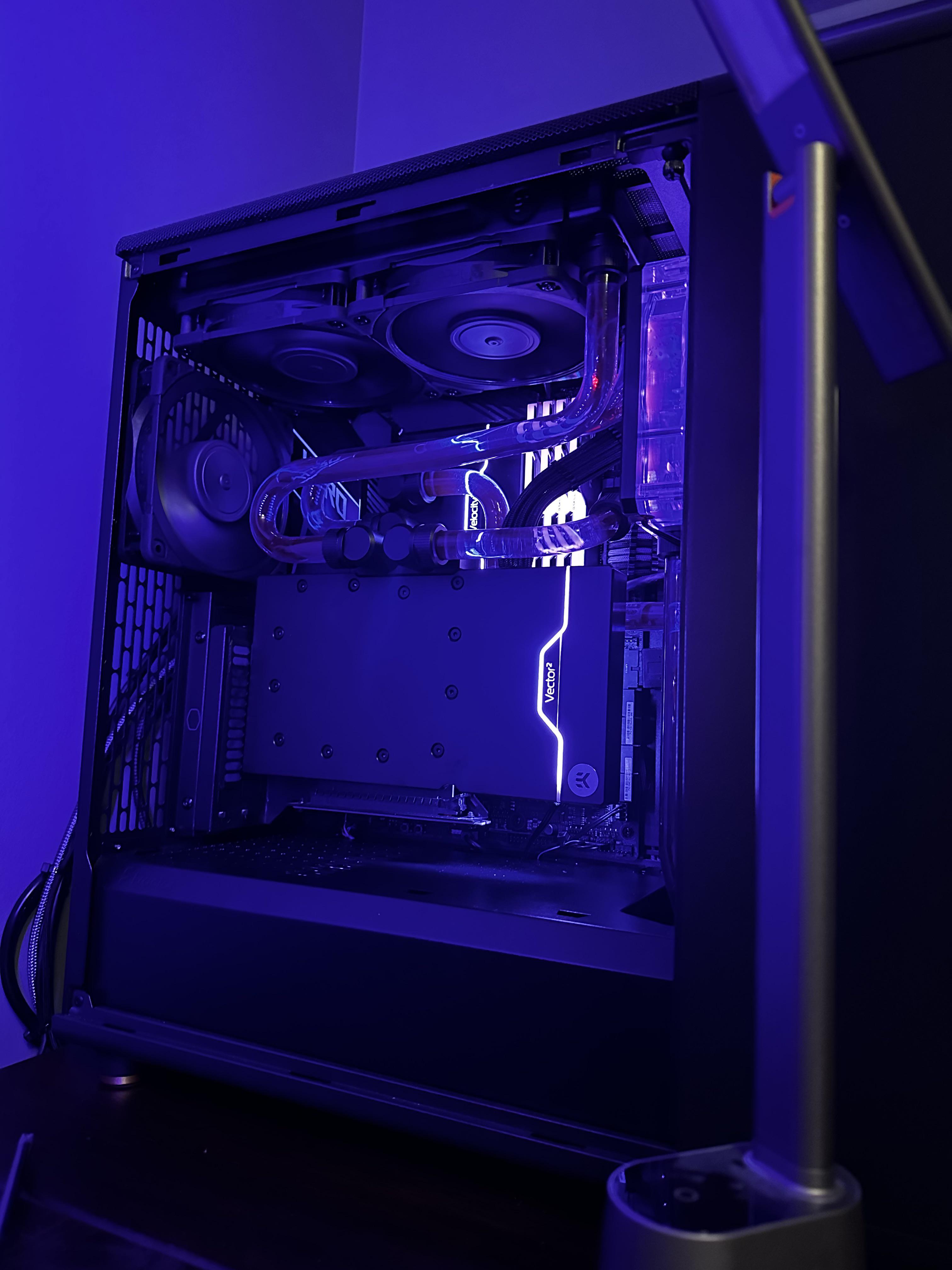 Fractal north build | Scrolller