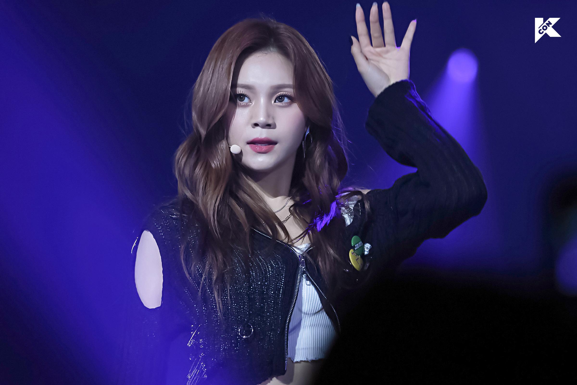 [231222] VIVIZ @ KCON 2023 Japan (Photos) | Scrolller