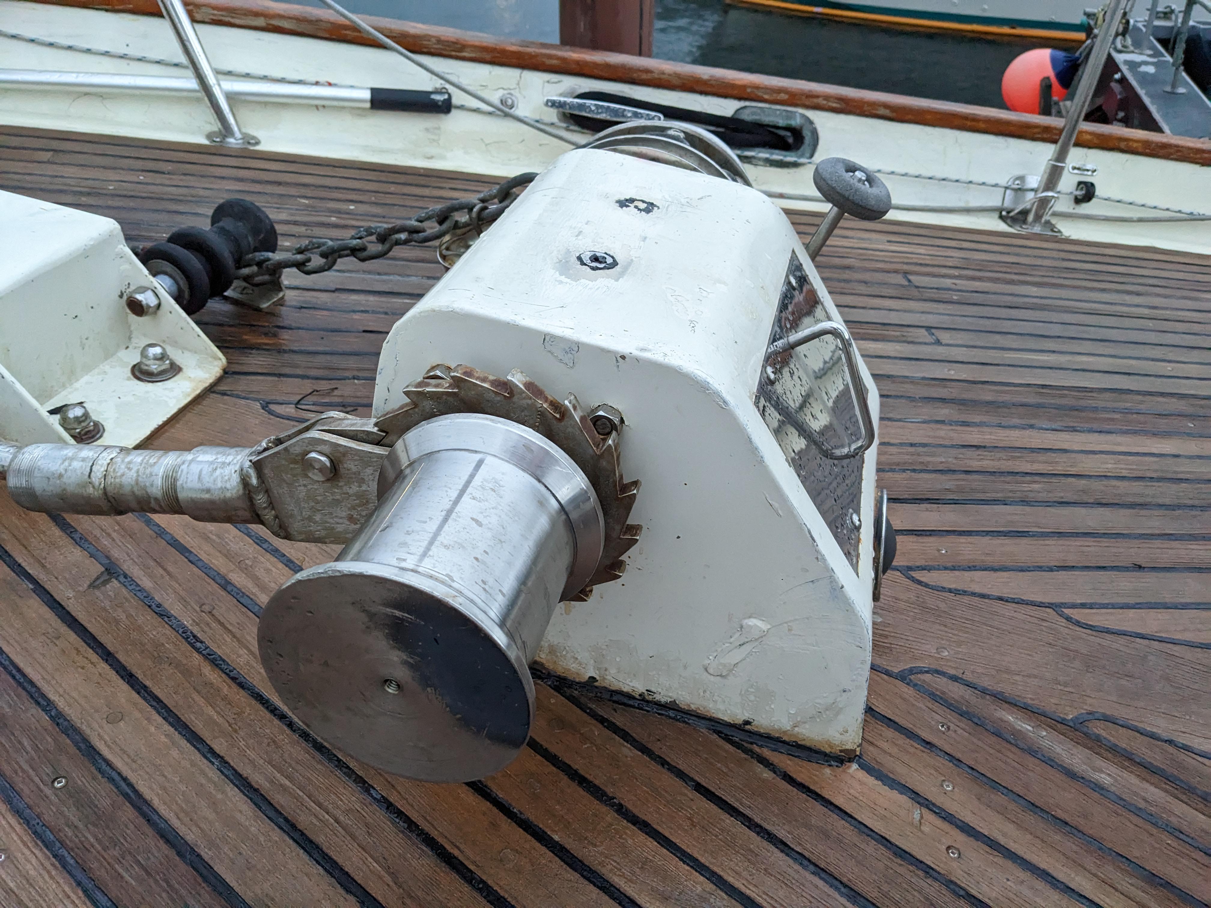 Recently got a used sailboat and need help identifying this hydraulic windlass model (there's no ...