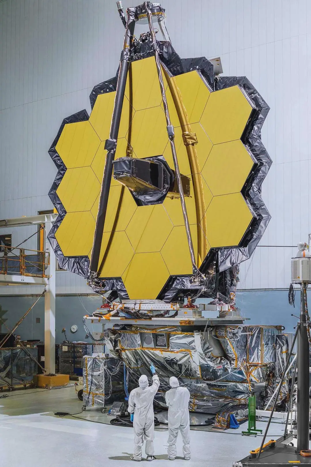 The James Webb Space Telescope unfolded | Scrolller