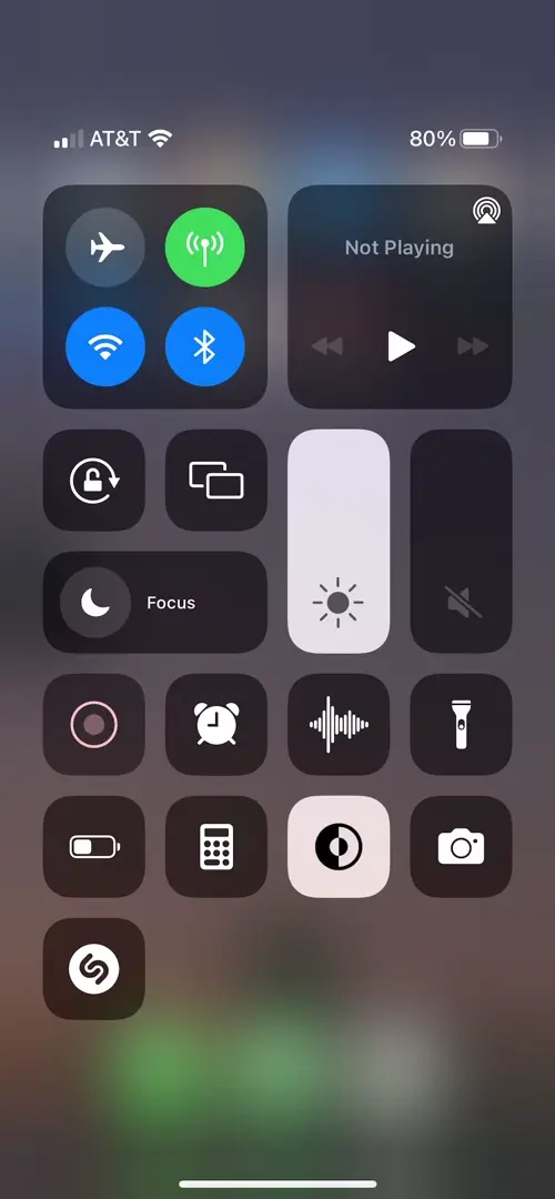 The little sun rays extend/retract as you increase/decrease brightness levels on iPhone. 🌞 ...