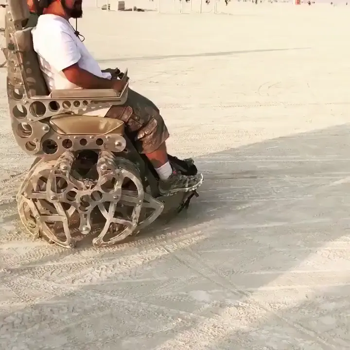 The Playa Crawler: A Kinetic Walking Chair for Burning Man | Scrolller