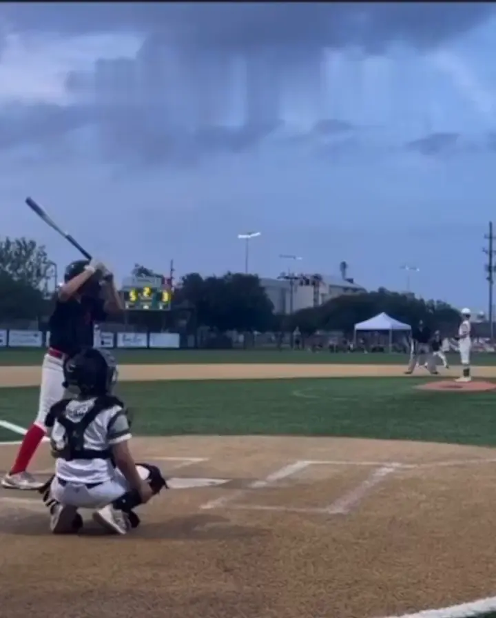 The runner is safe, the batter is out | Scrolller