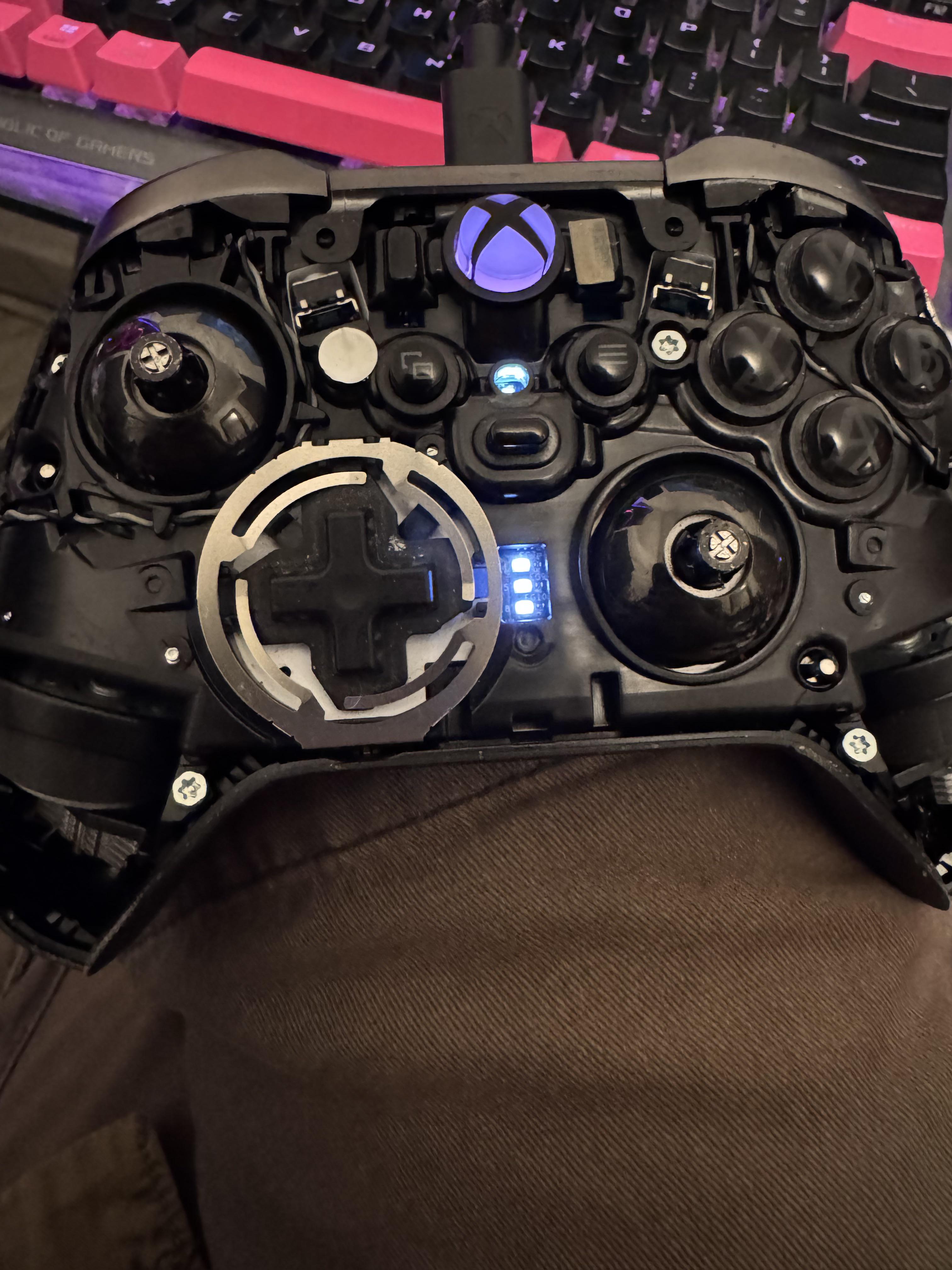 The Xbox Elite Controller Without the Front Plate Is Just Beautiful | Scrolller