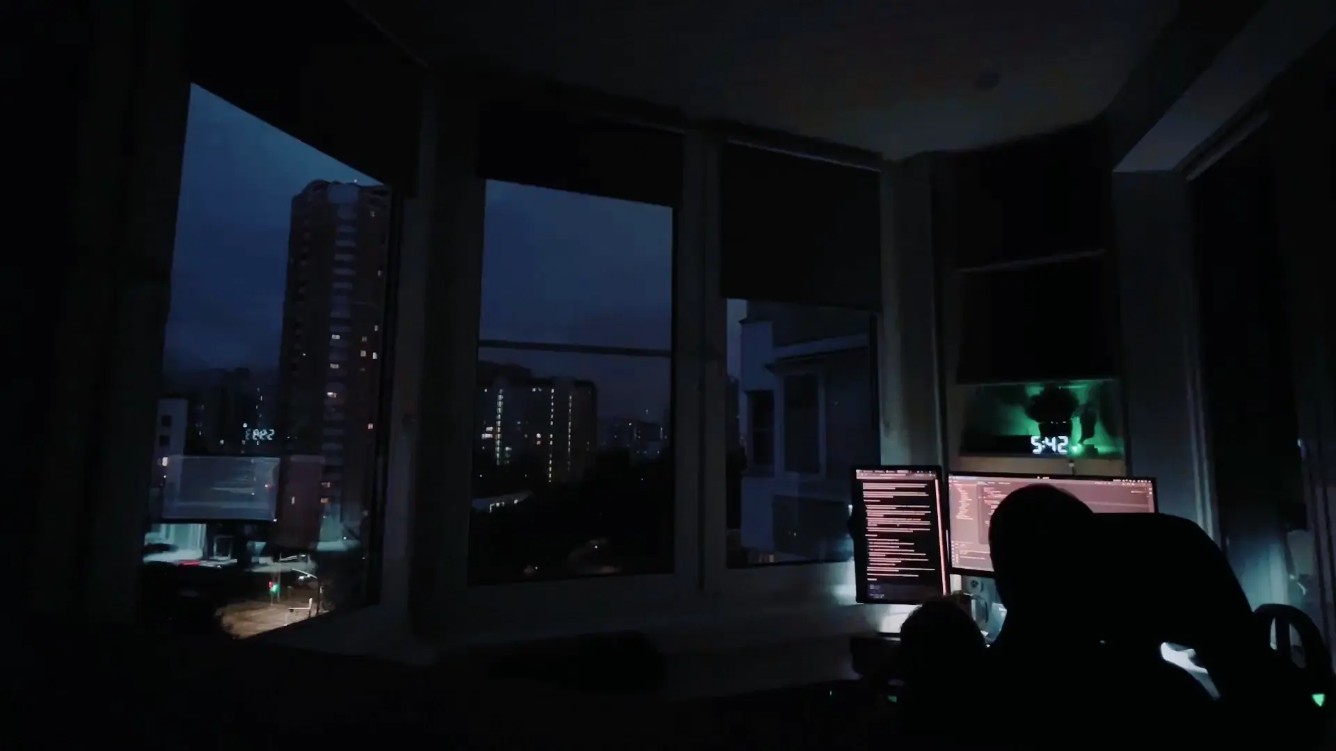 Thunder in Moscow | Scrolller