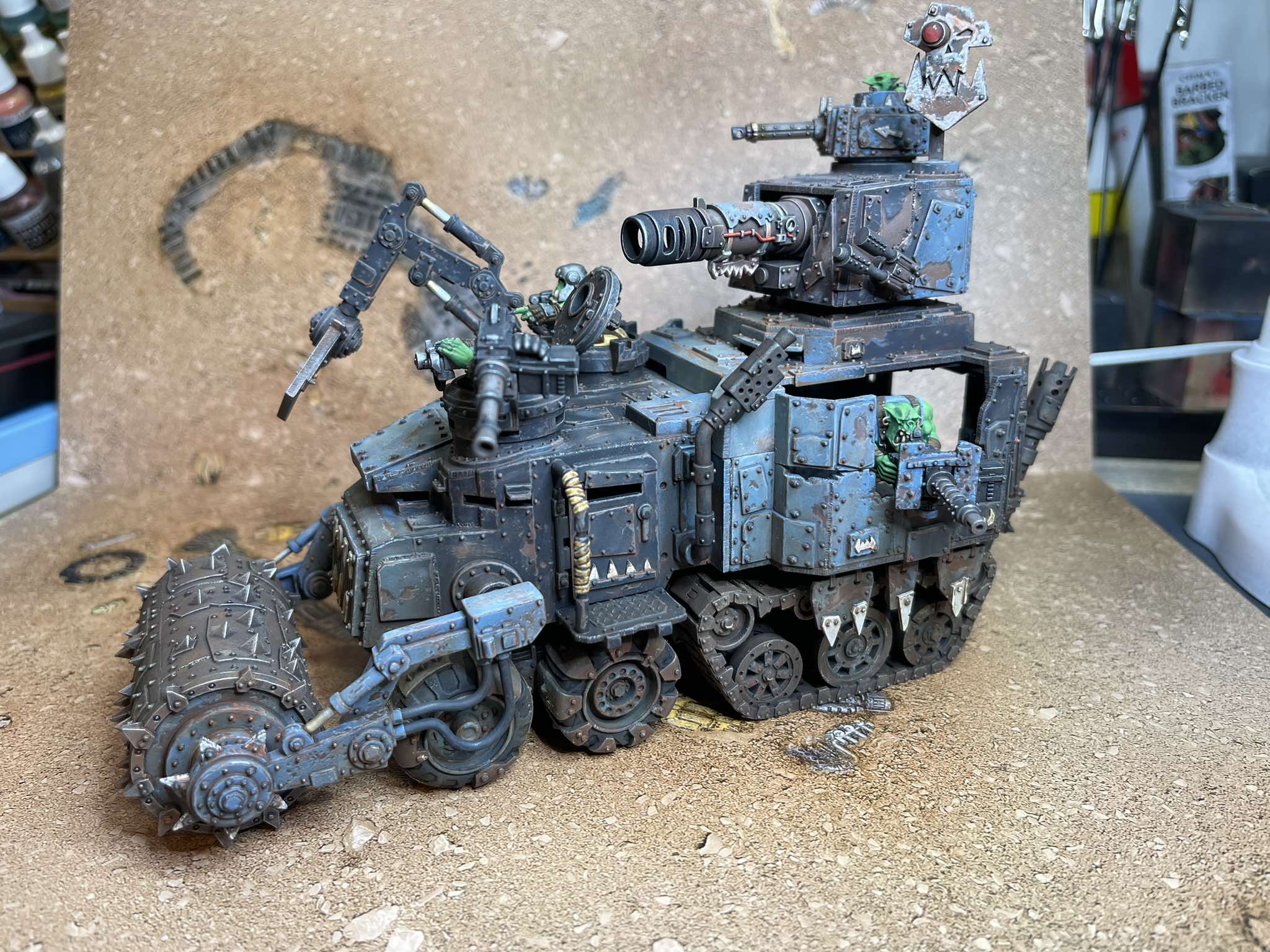 Ork Battlewagon from Games Workshop - finally done after a year taking up space on the painting ...
