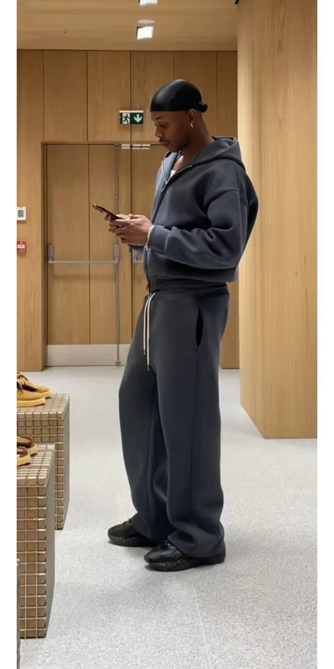 Tracksuit search | Scrolller