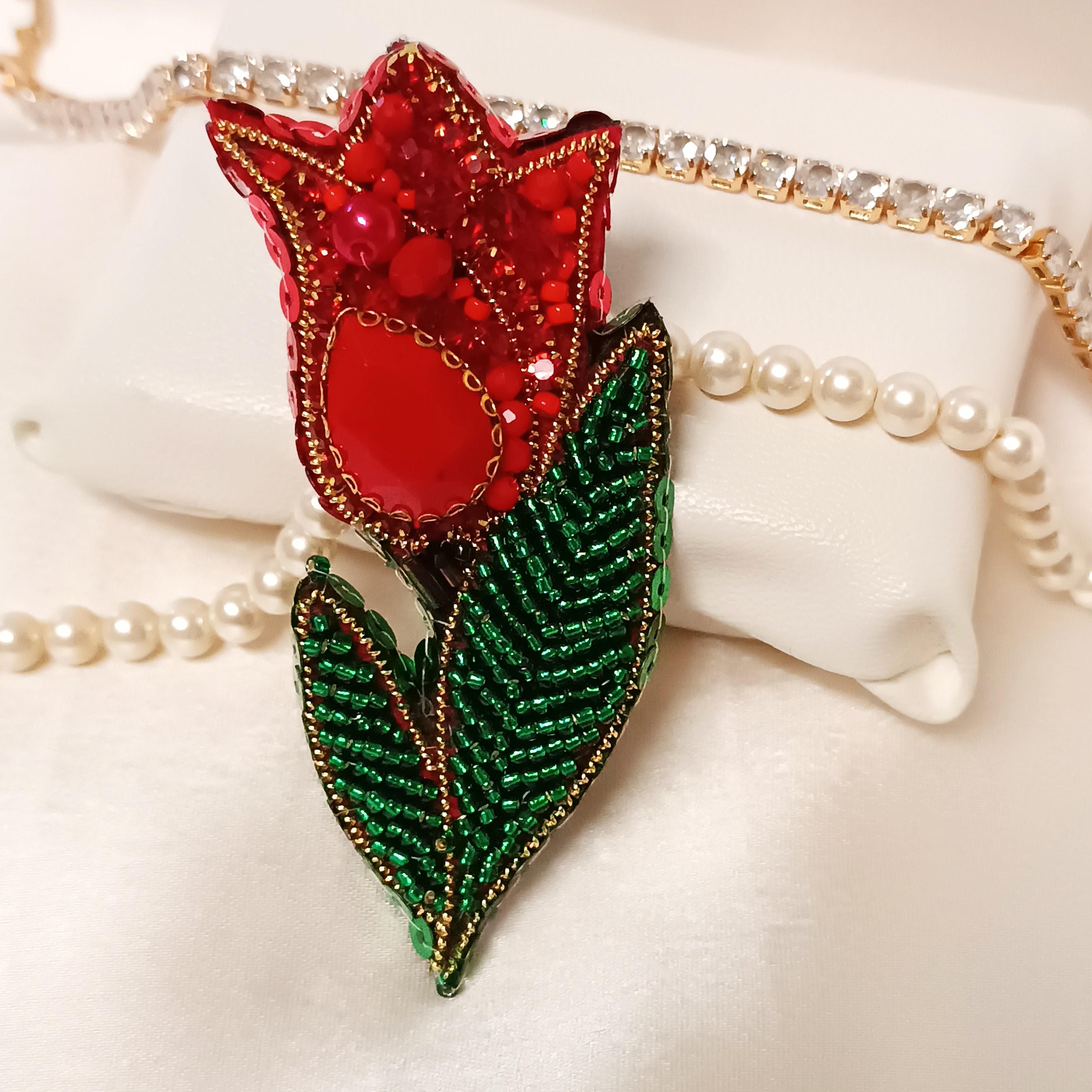 Tulip Temptation 🌷 | Scrolller